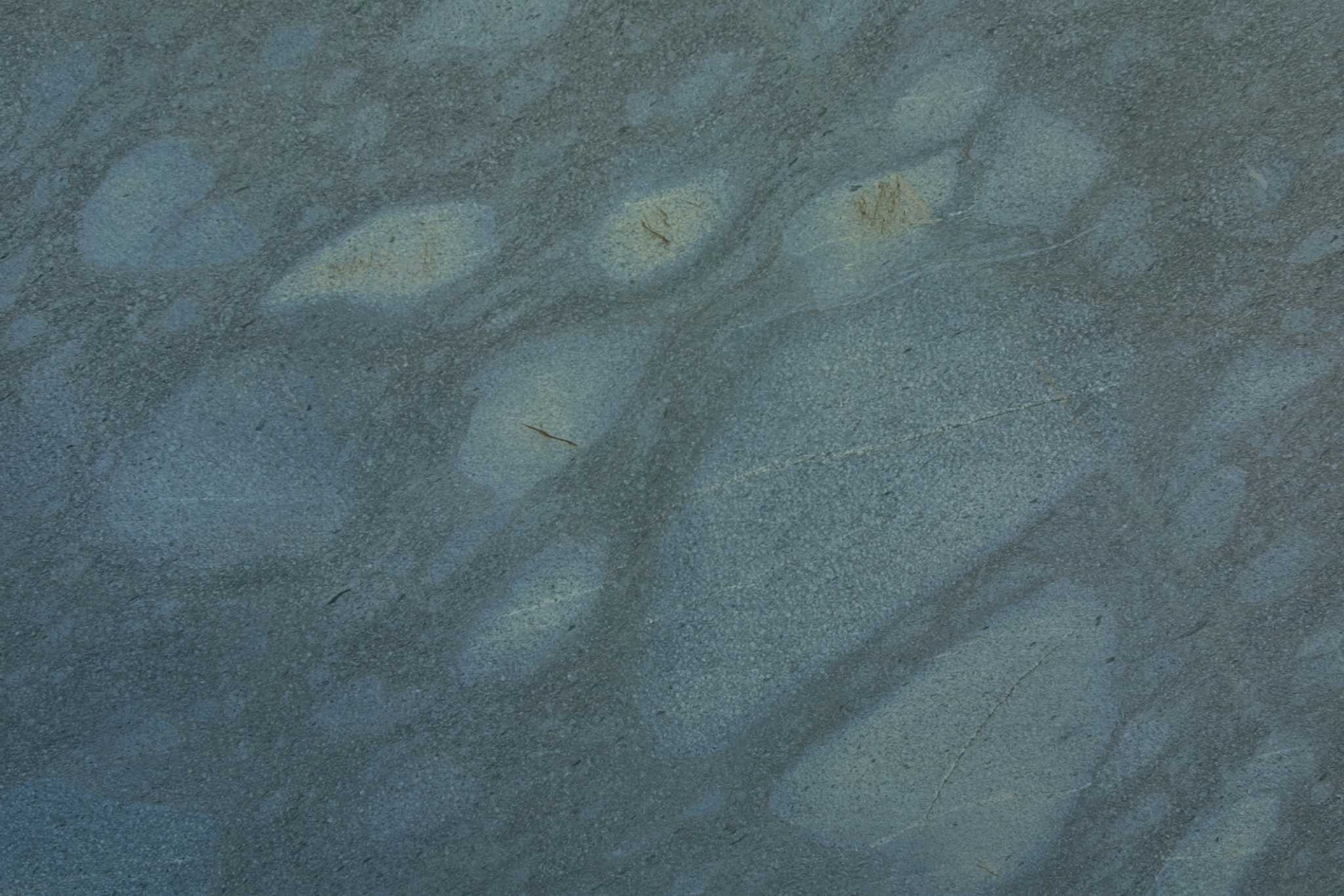 does slate tile scratch easily