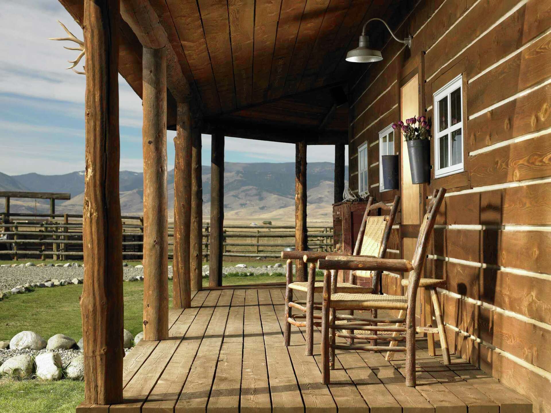 How to Repaint Outside Posts