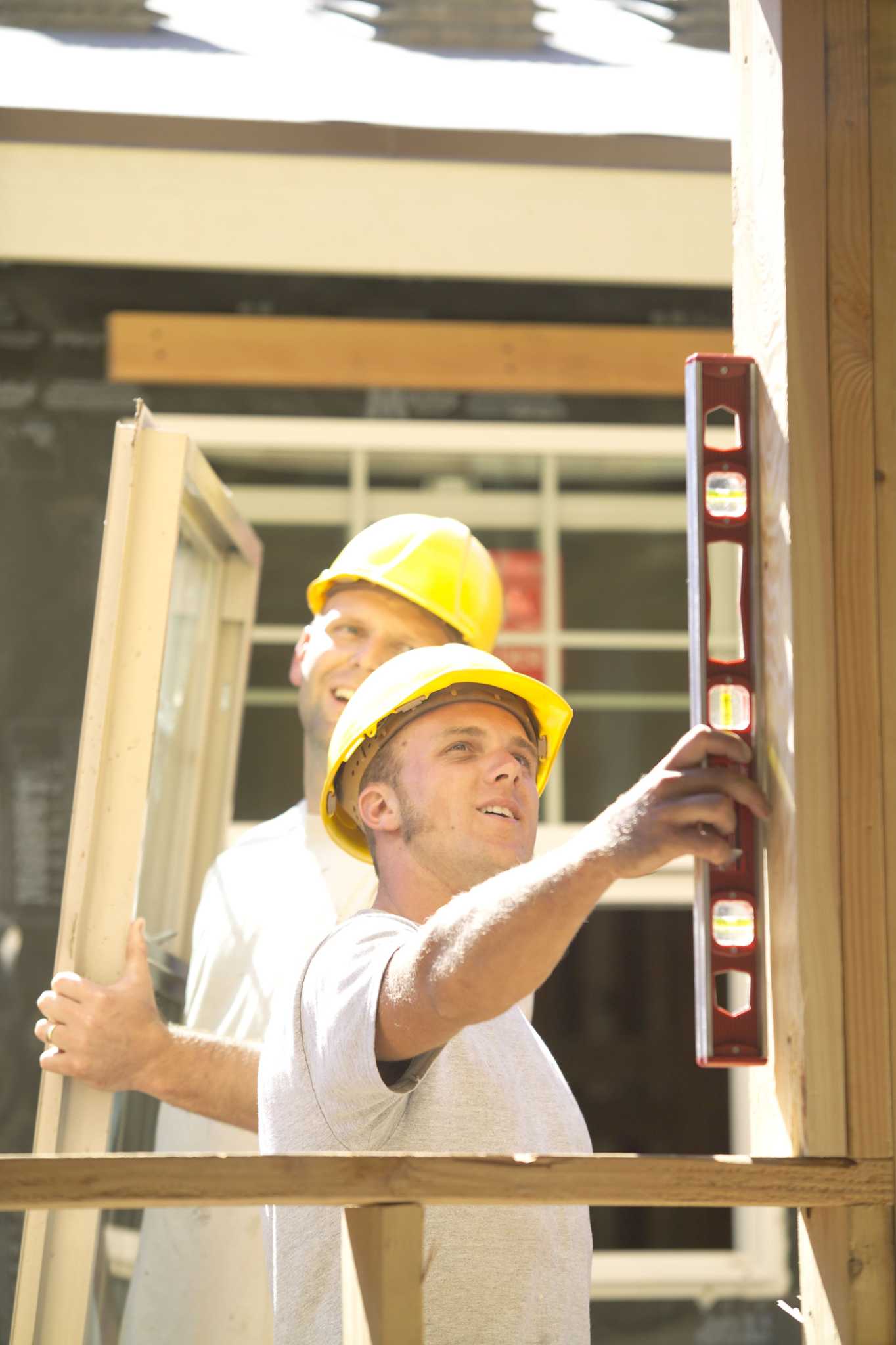 How do I Install Vinyl Siding Around an Octagonal Shaped Window?