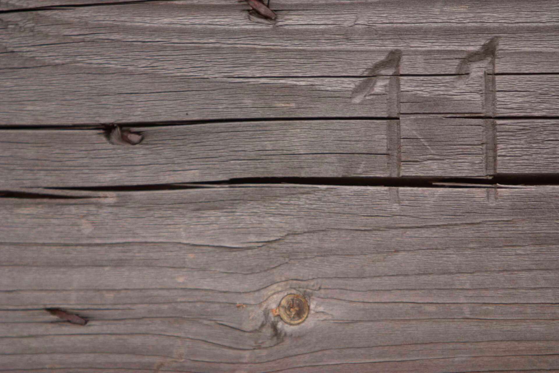 How to Repair Cracked MDF