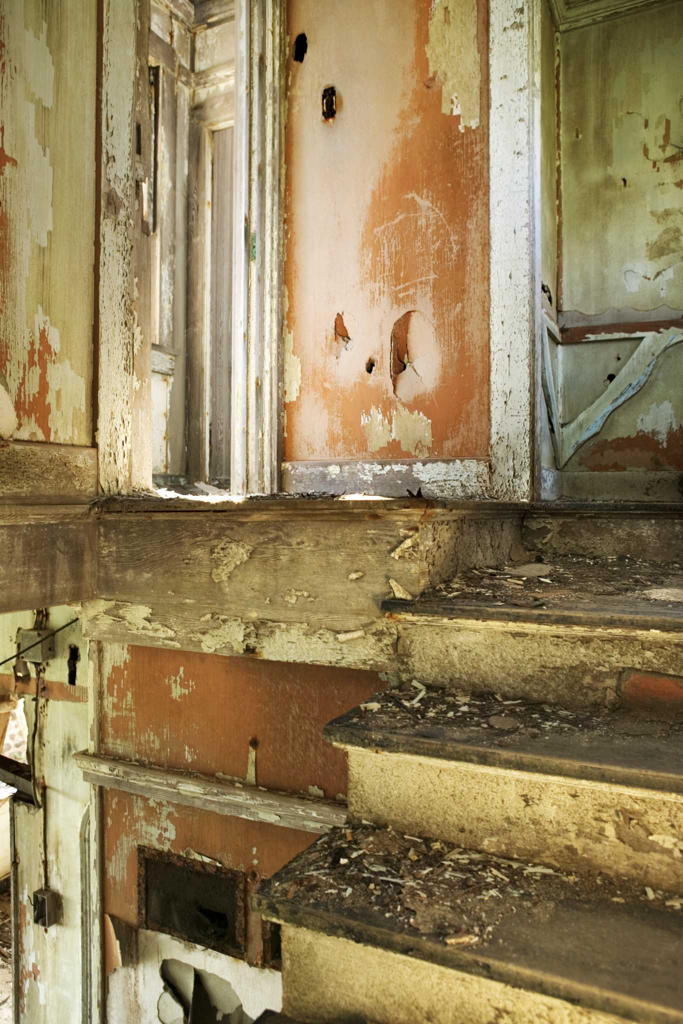 How to Repair a Joist With a Sister Board