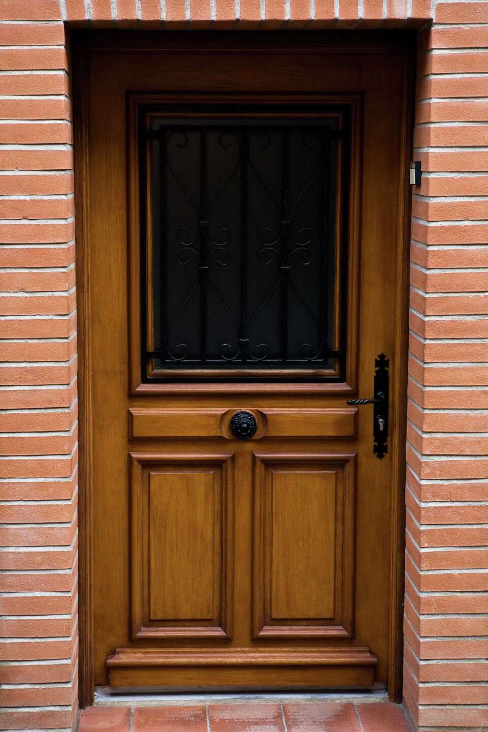 How to Repair & Rehang a Door