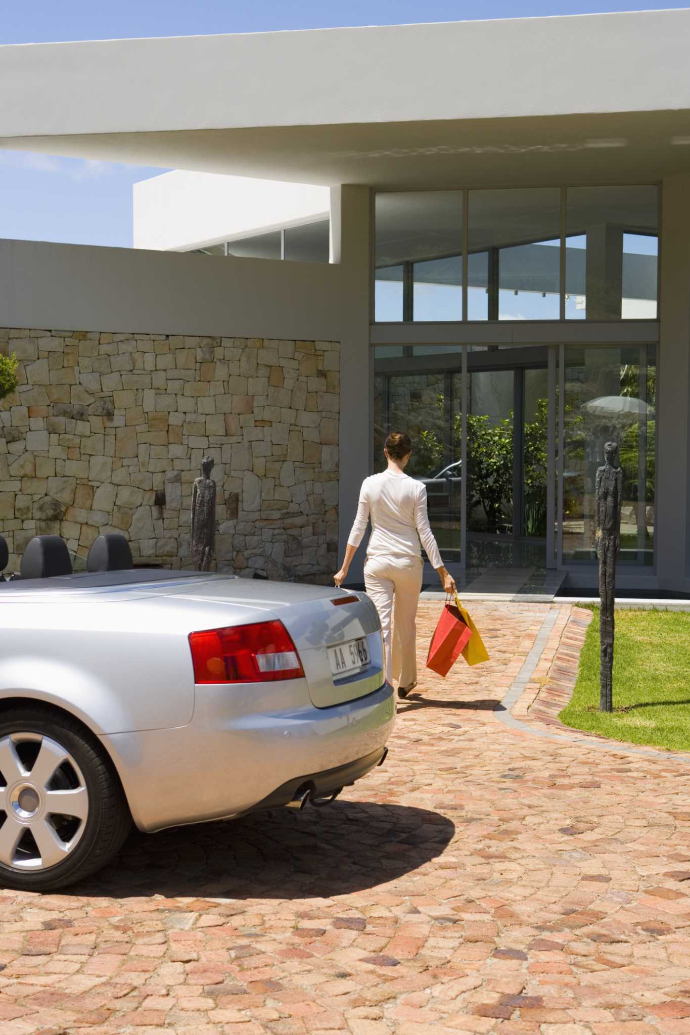 How to Use Crushed Brick for Driveways