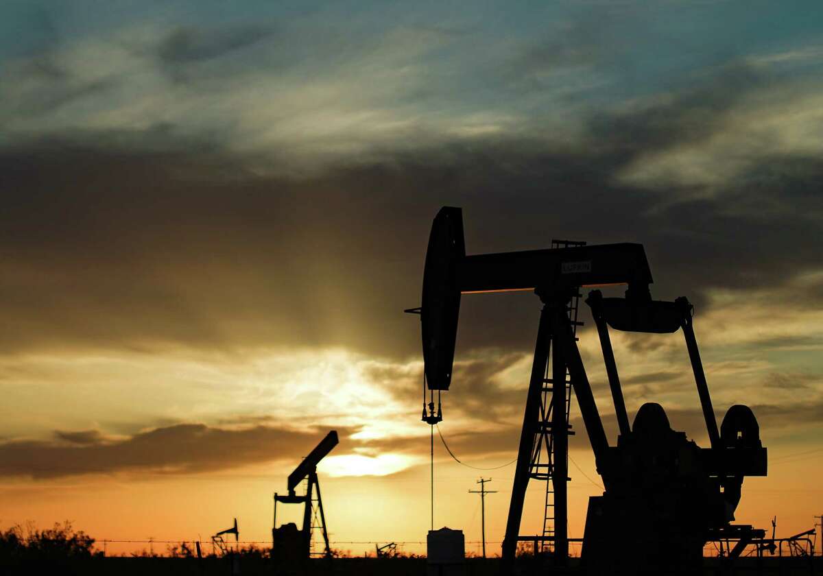 Dallas Fed study finds oil field activity flat as costs rise