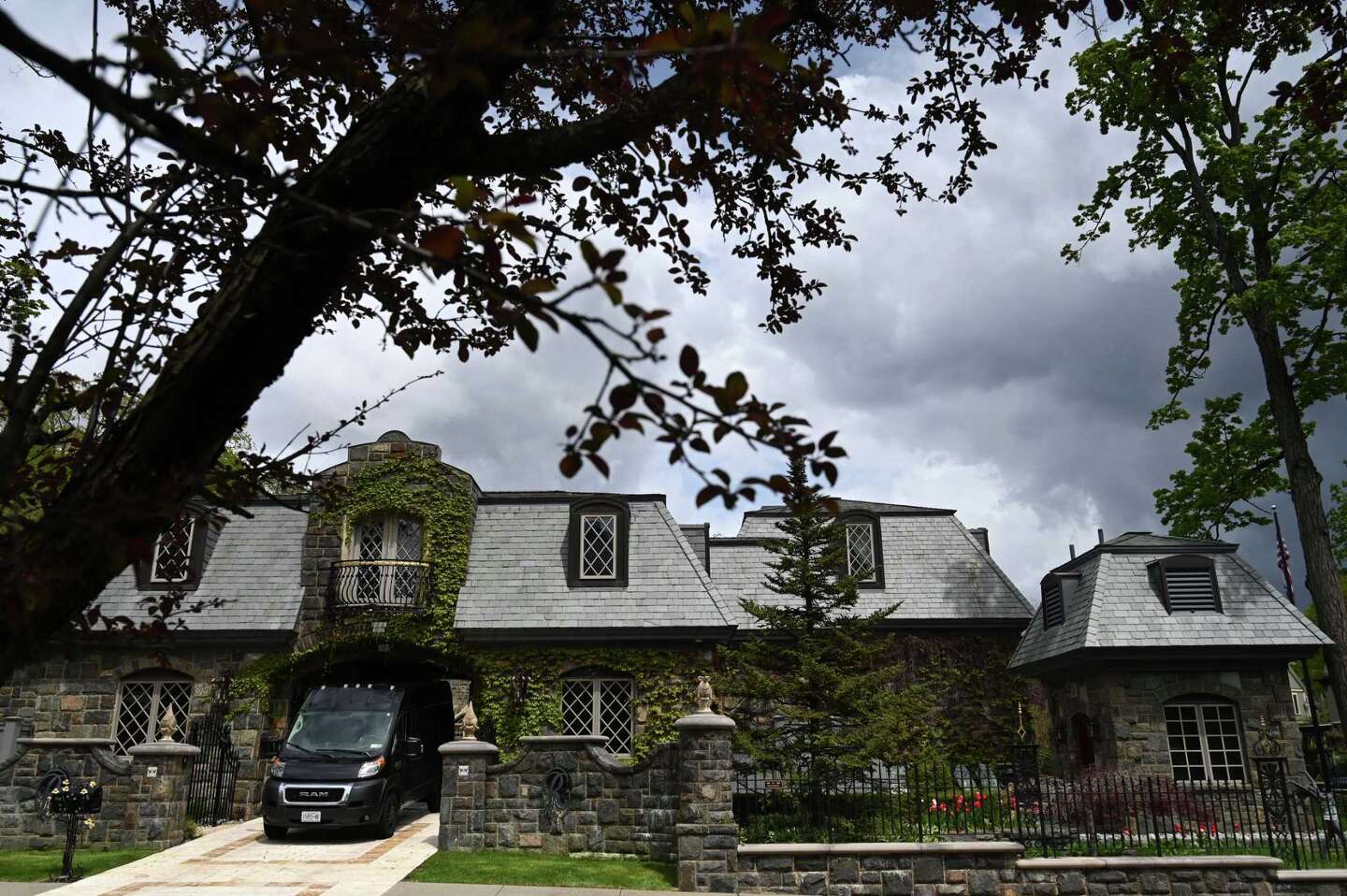 Lake George resident wins $6.7M 'Palazzo Riggi' bid