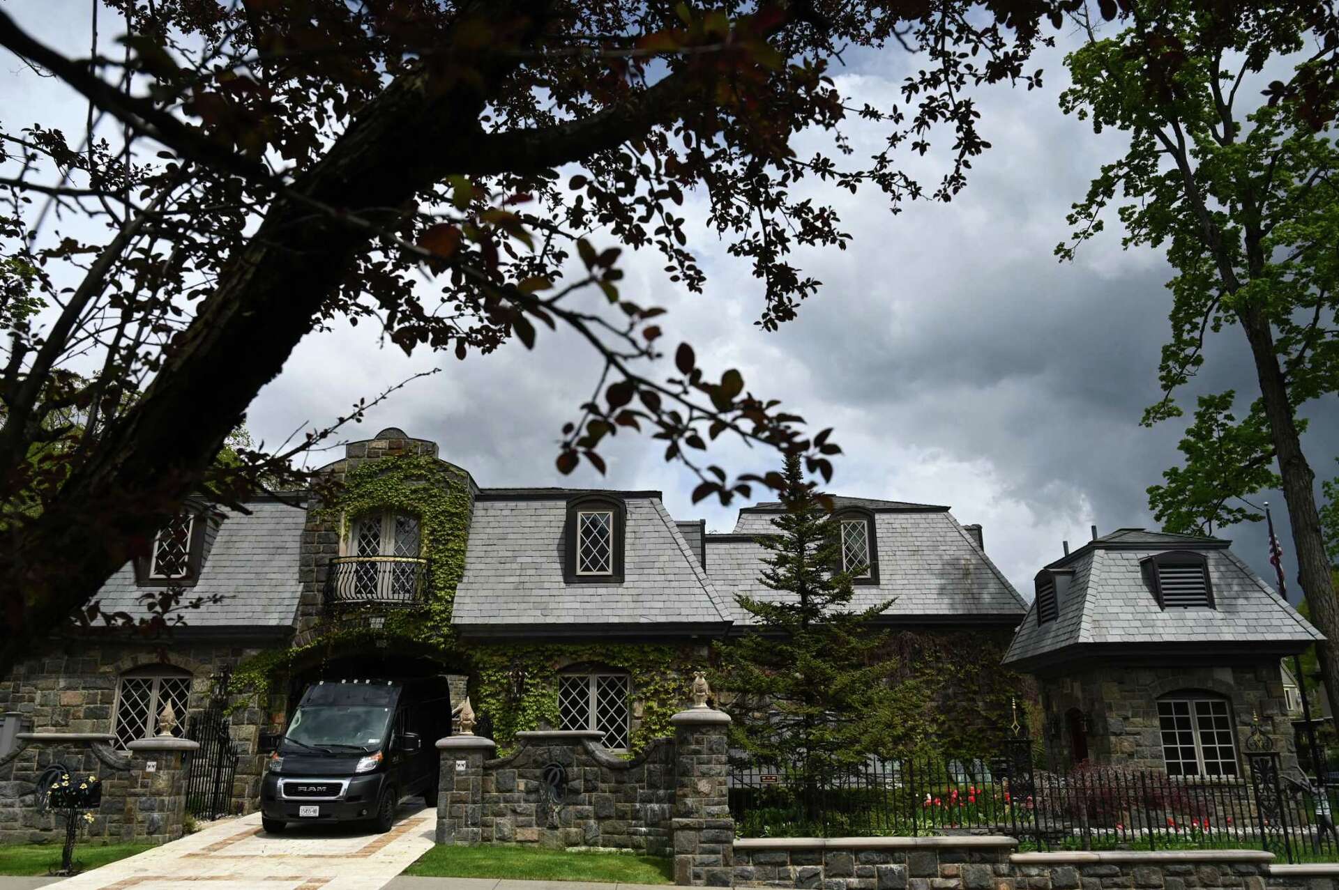 Lake George resident wins $6.7M 'Palazzo Riggi' bid