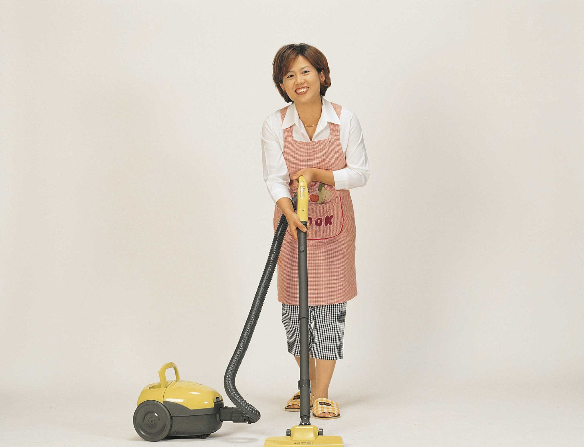 How to Replace a Canister Vacuum Hose