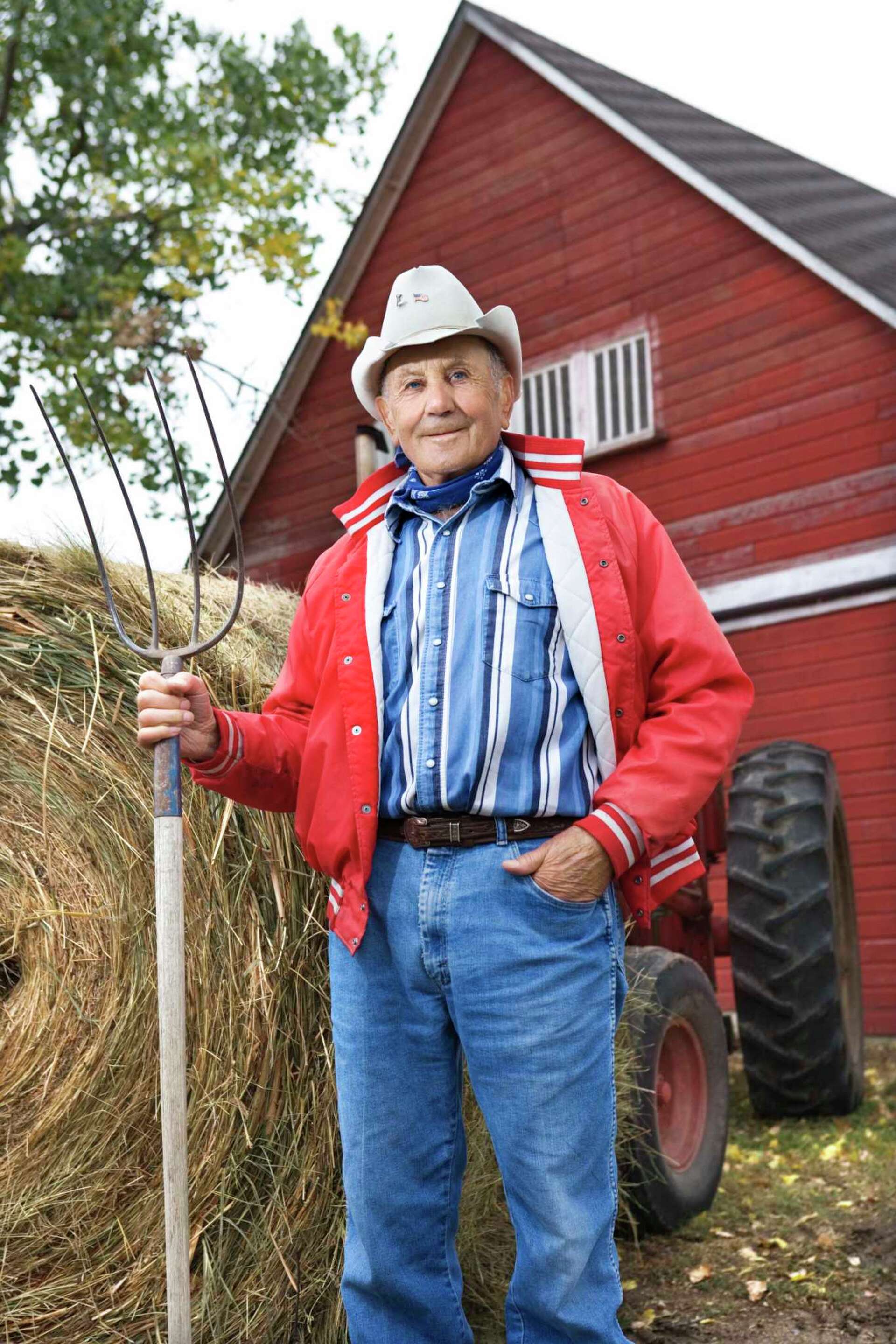 How to Replace a Pitch Fork Handle