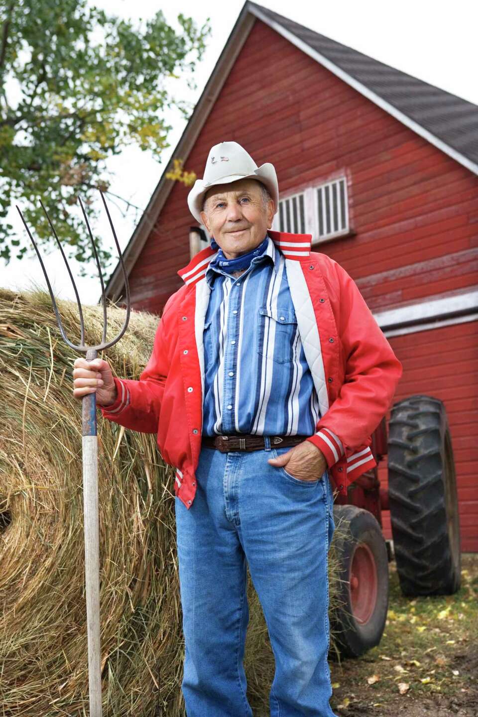 How to Replace a Pitch Fork Handle