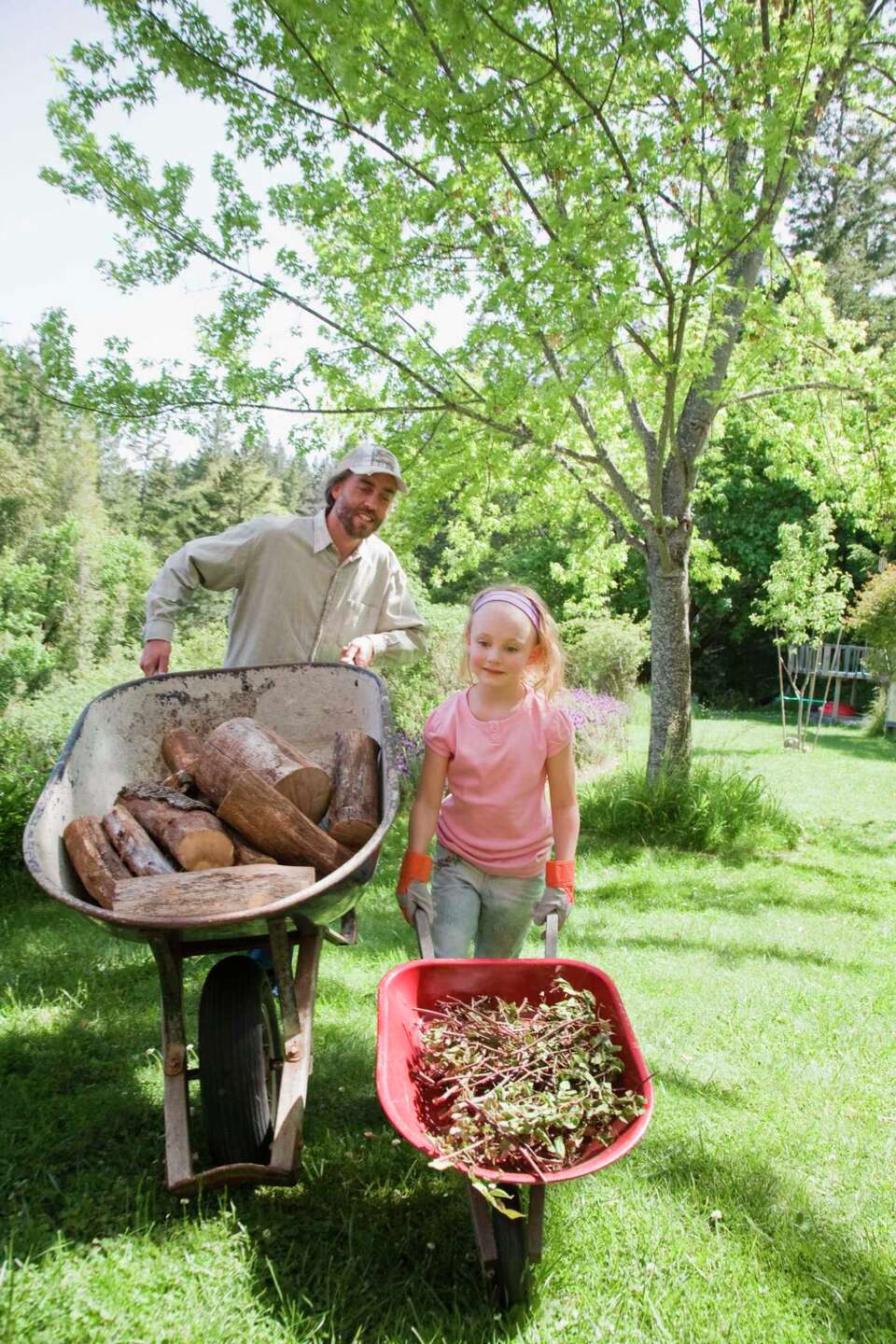 How to Replace a Wheelbarrow Tire Axle