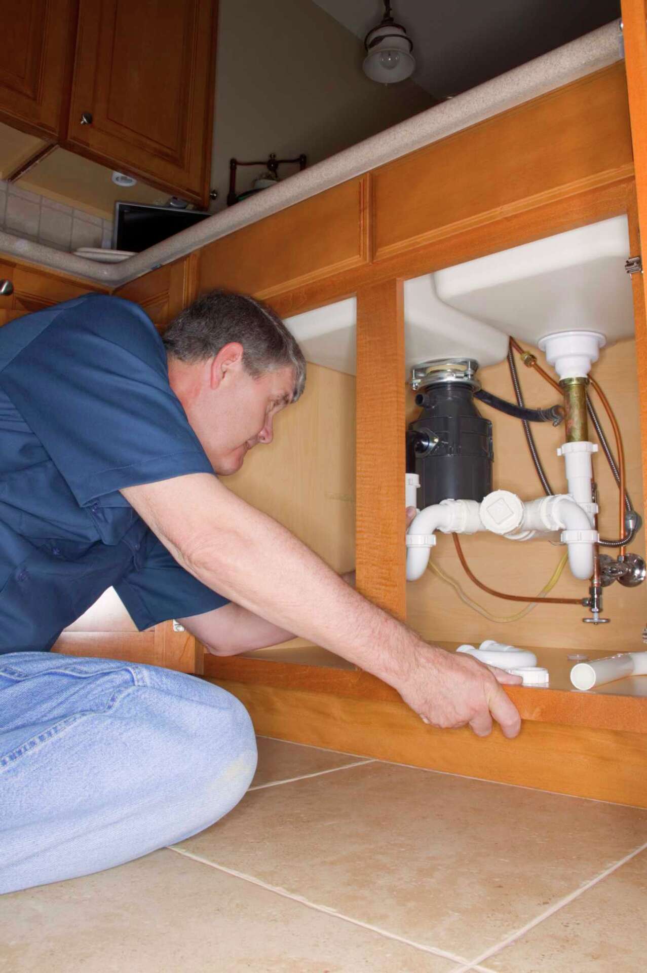 How to Plumb a Kitchen Island With a Cheater Valve