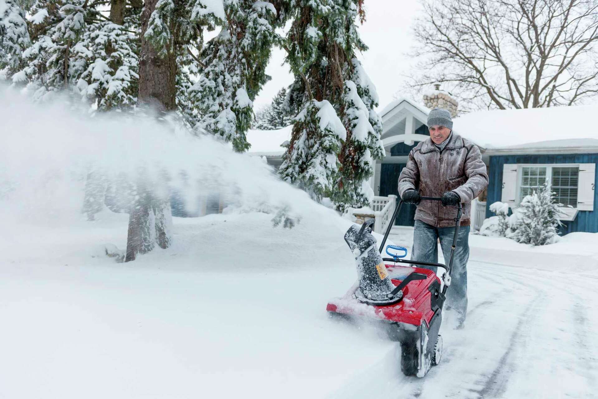 What's the Right Oil Type for a Yard Machine Snowblower?