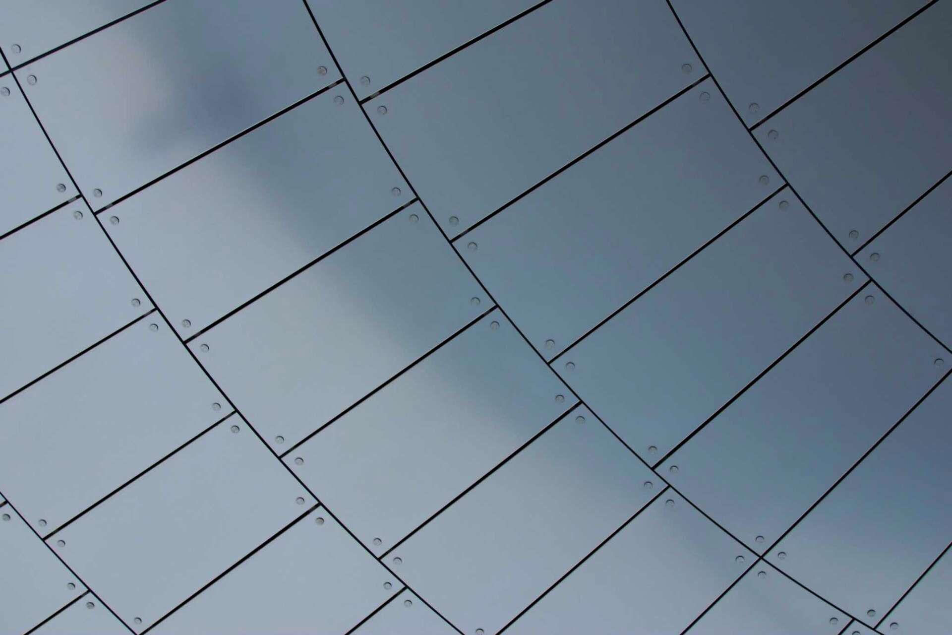 How to Lay Staggered Pattern Floor Tiles Outdoors