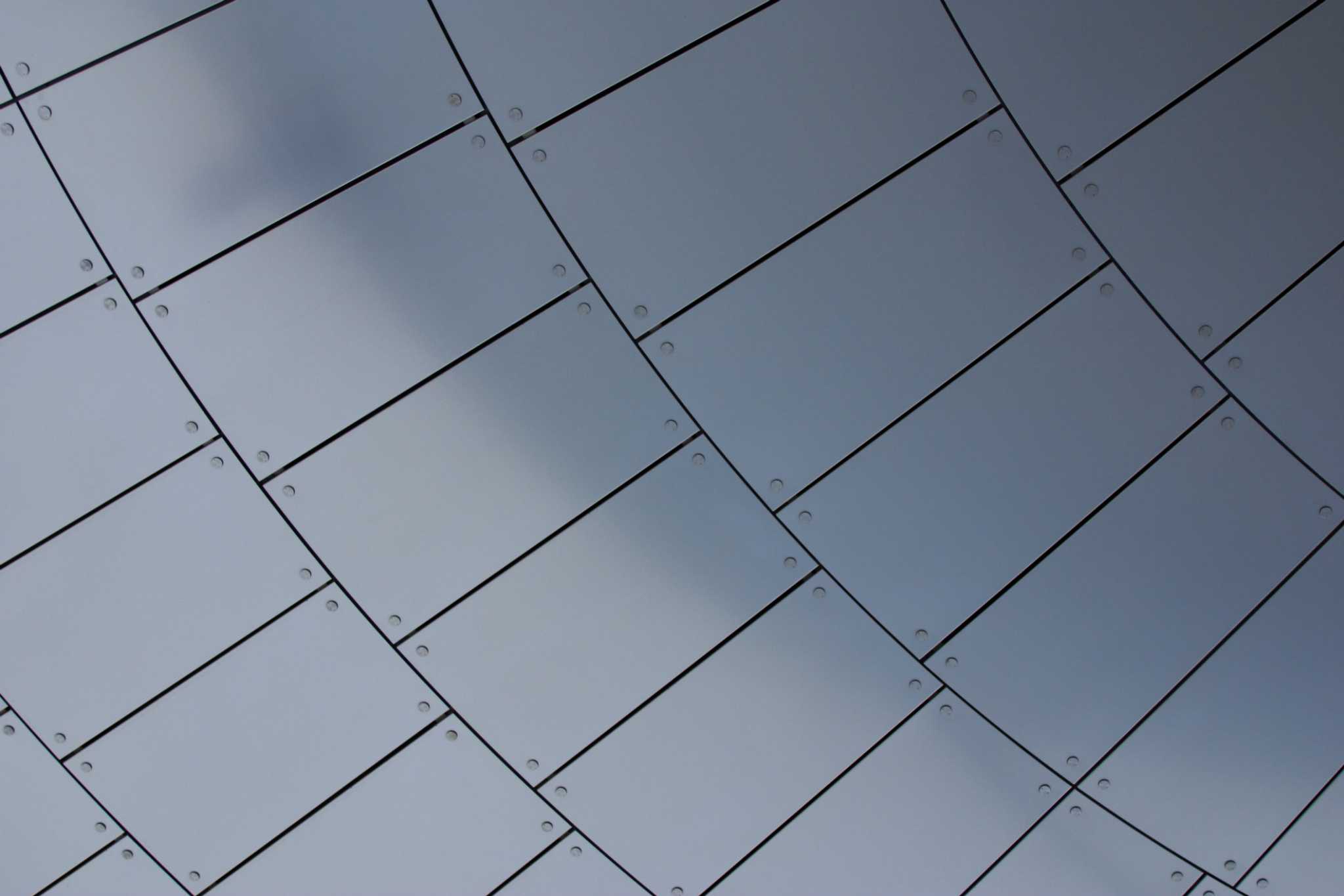 How to Lay Staggered Pattern Floor Tiles Outdoors