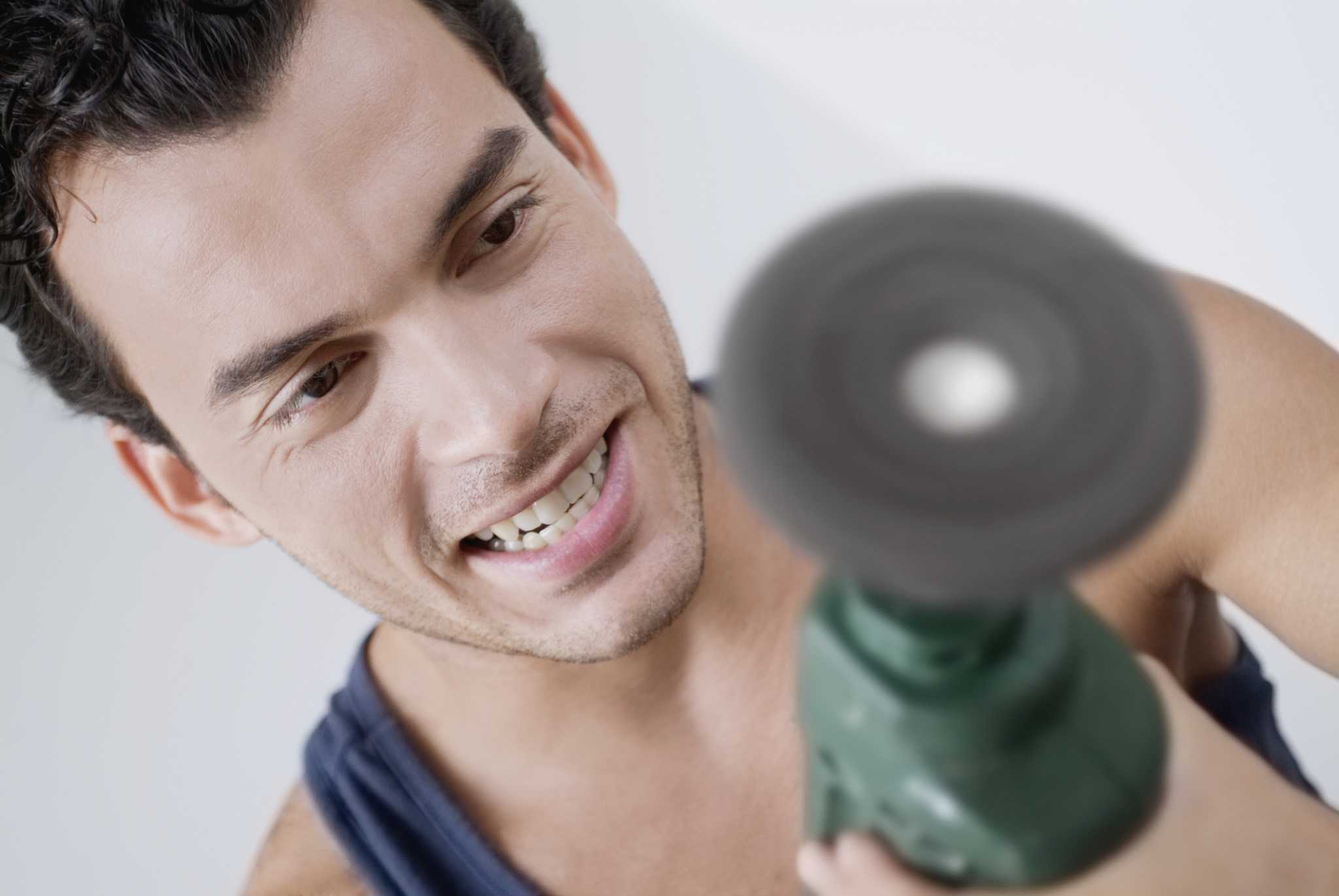 How to Sand Glue From Plywood Floors