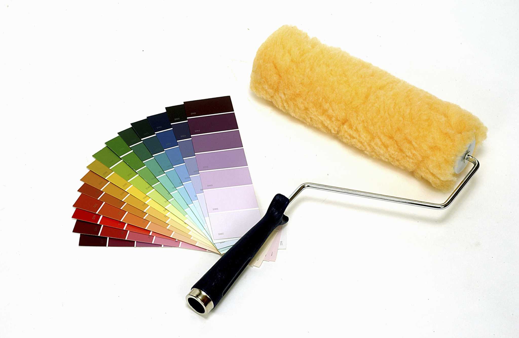 The Best Ways to Paint With a Wall Roller or Brush