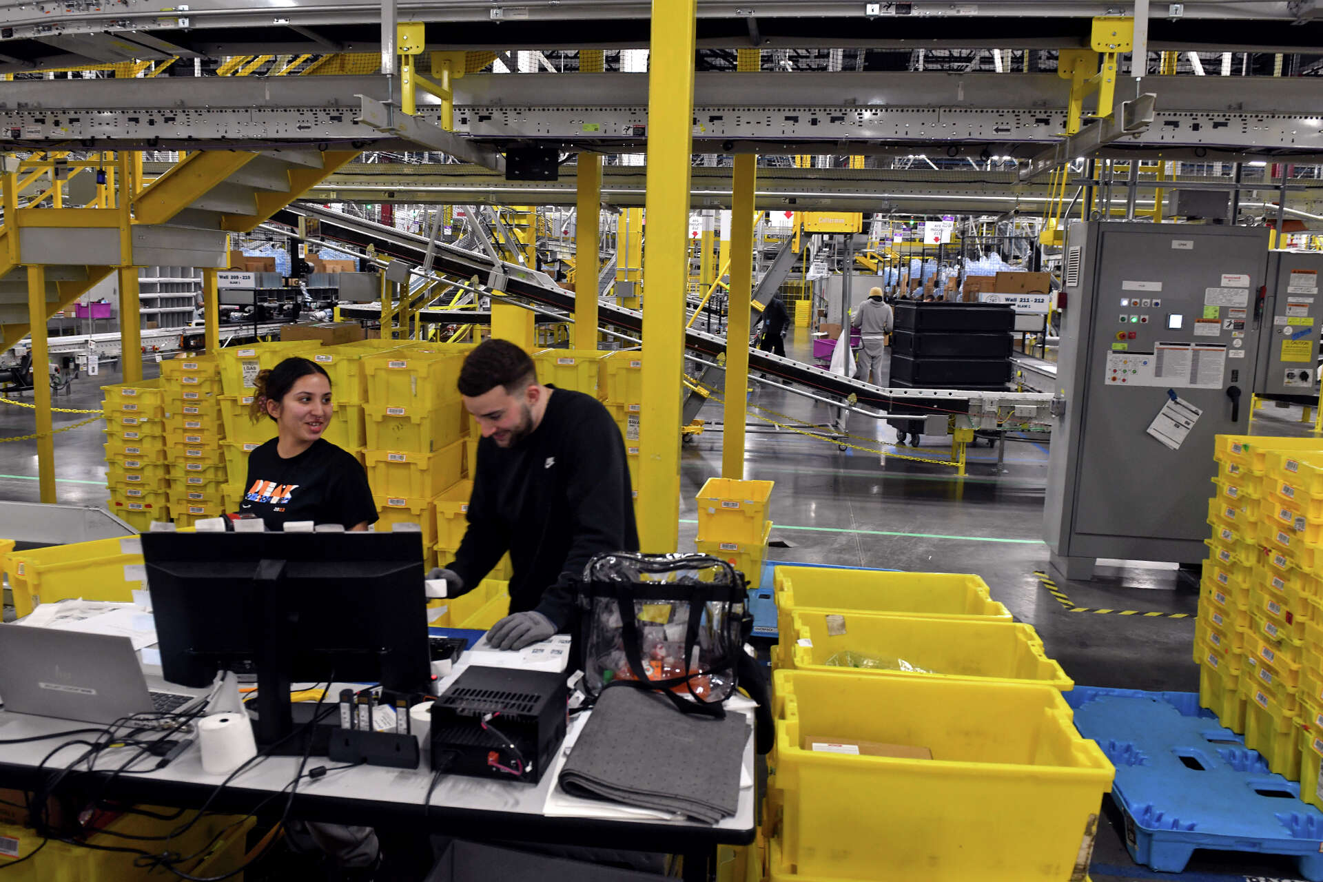 Amazon expands its network across CT as warehouse pushback builds