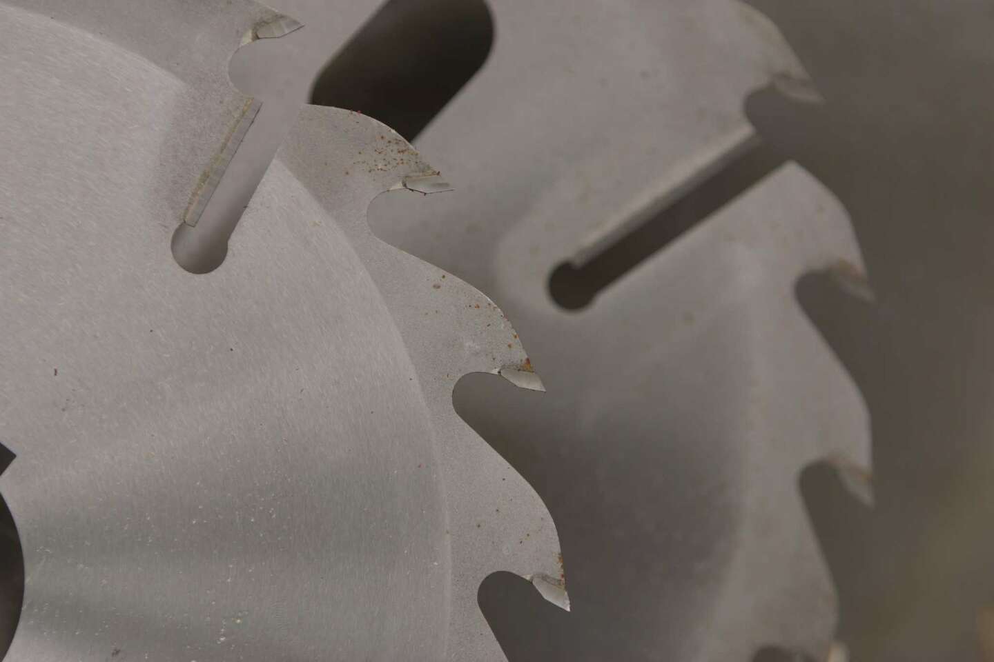 How to Set Up an 8-inch Freud Dado Blade With Shims