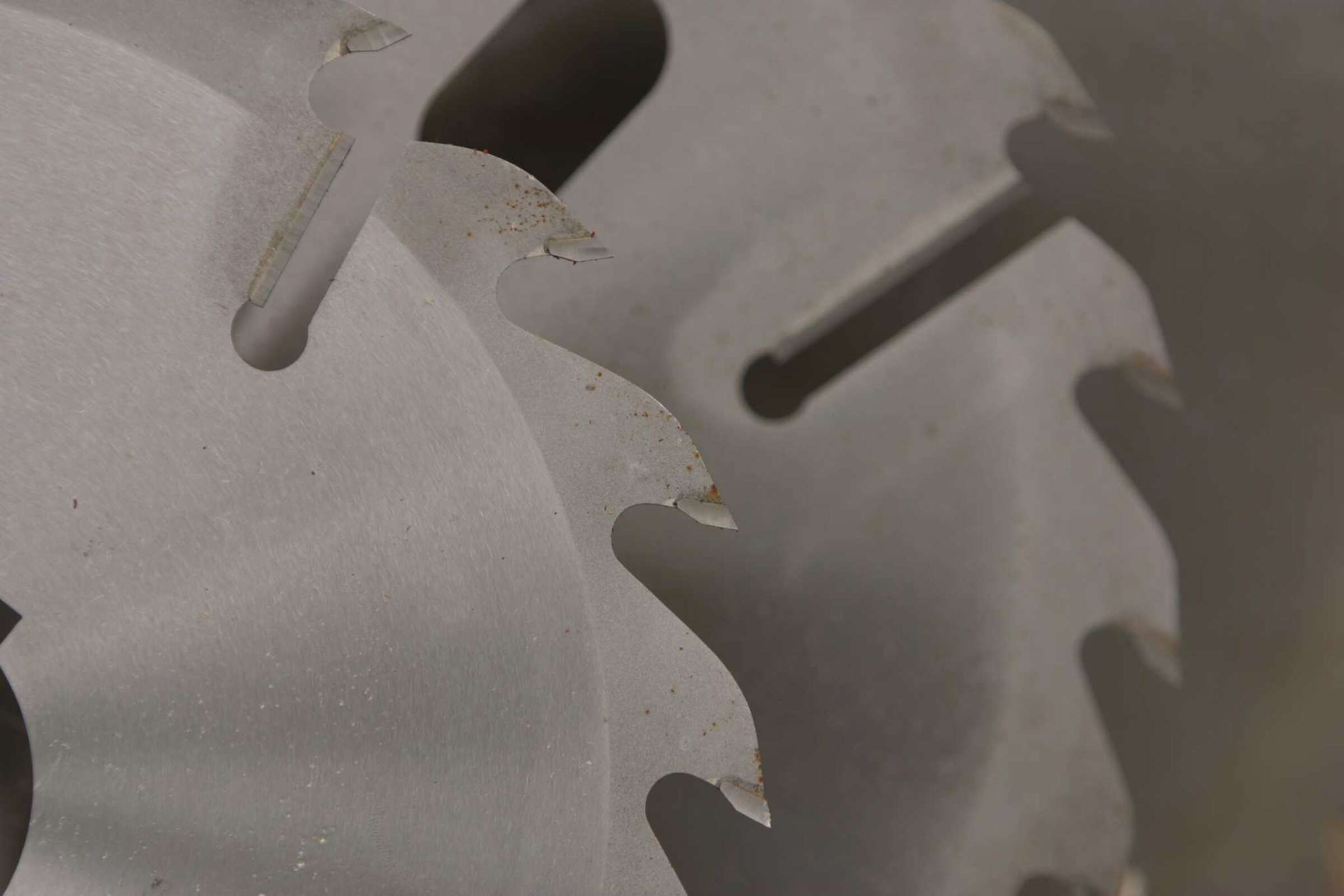 How to Set Up an 8-inch Freud Dado Blade With Shims