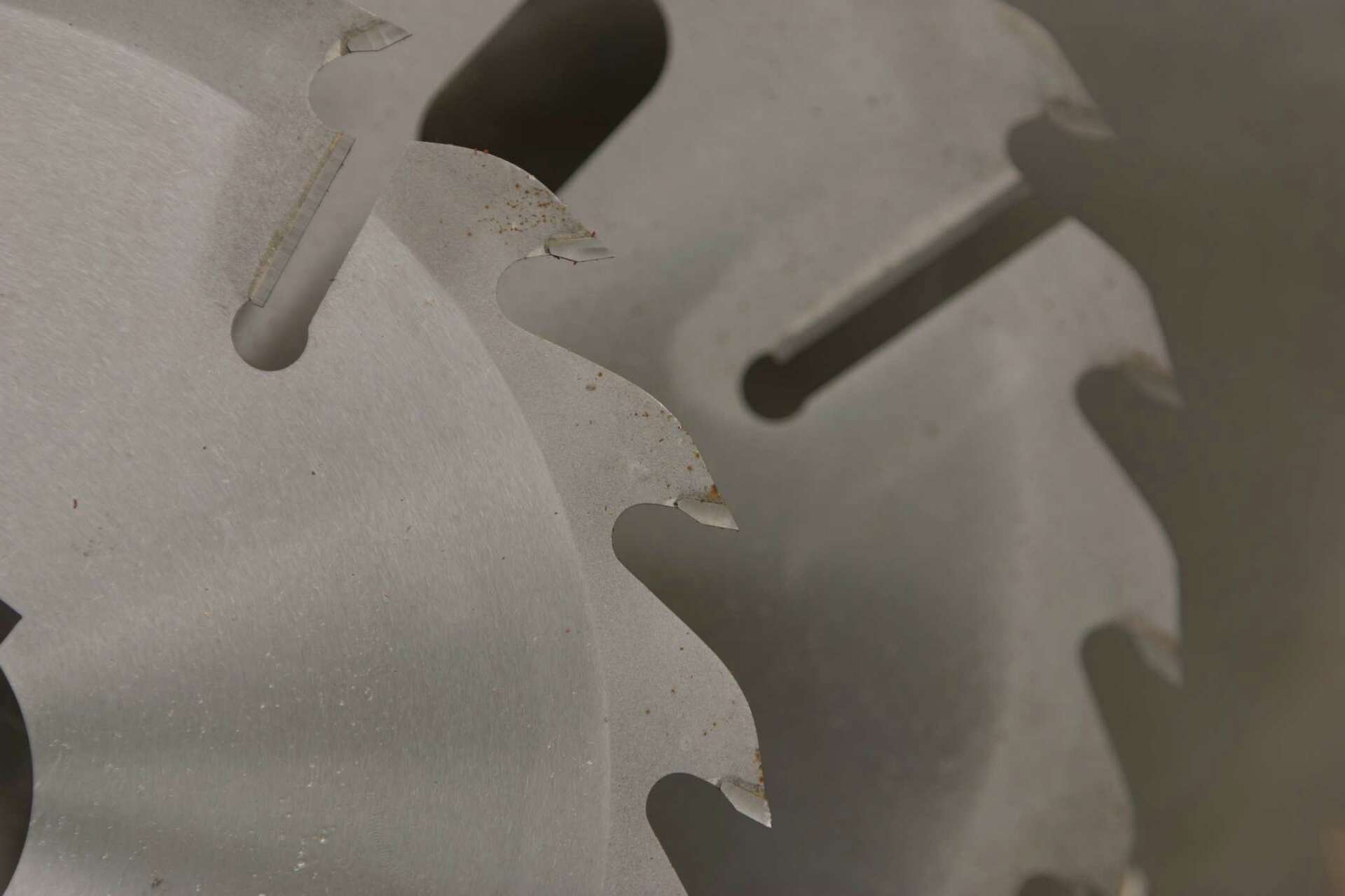 How to Set Up an 8-inch Freud Dado Blade With Shims