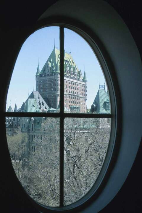 How to Sew a Curtain for an Oval Window