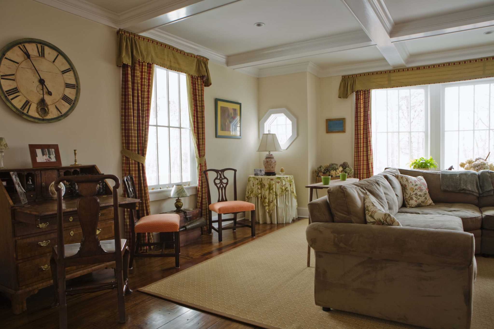 How to Sew a Lined Curtain With a Rod Casing