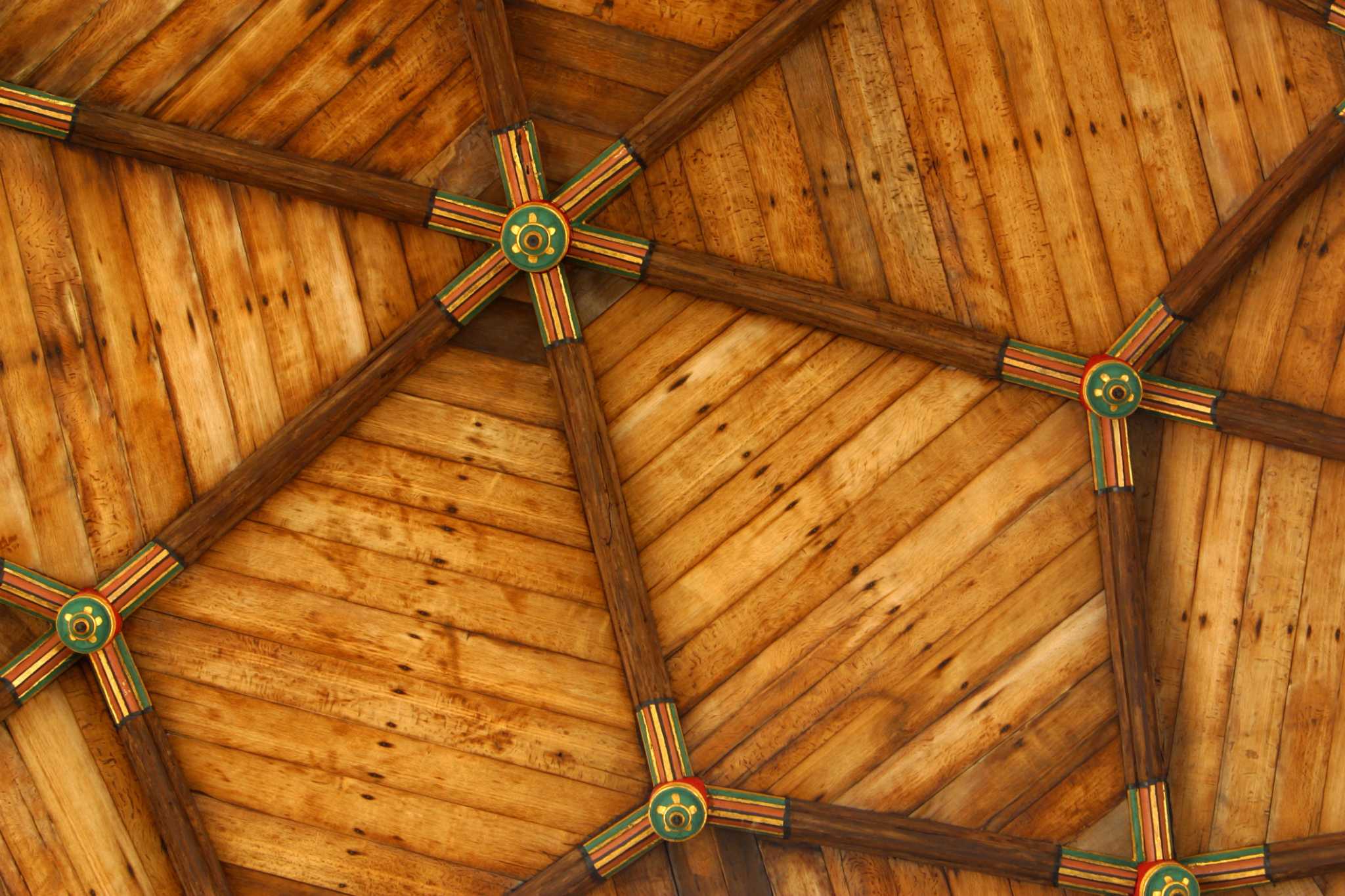 How to Shellac a Ceiling