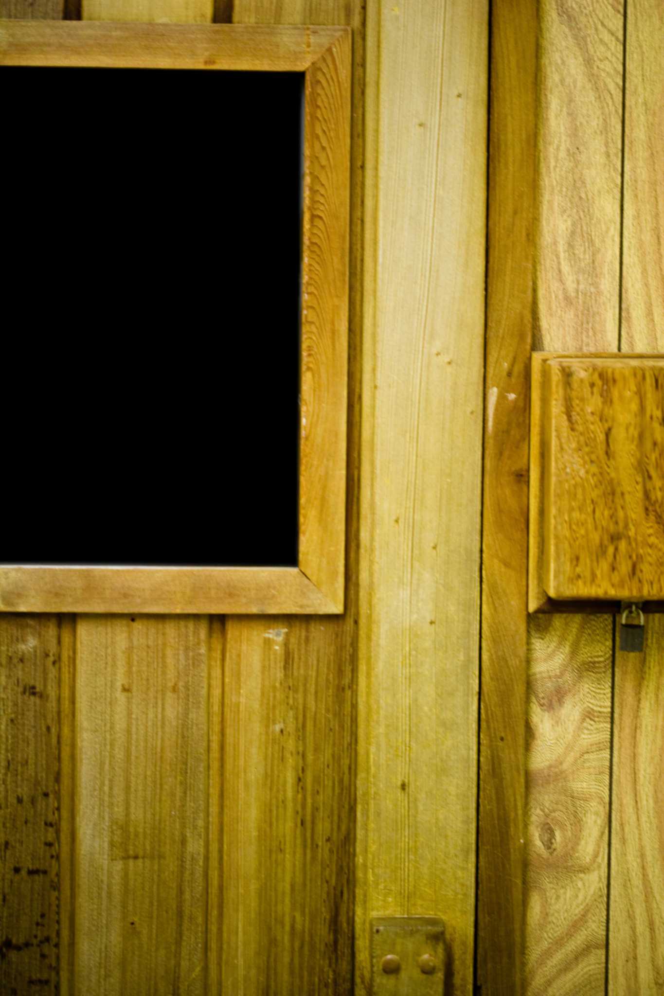 How to Make Custom Wooden Screens for Your House