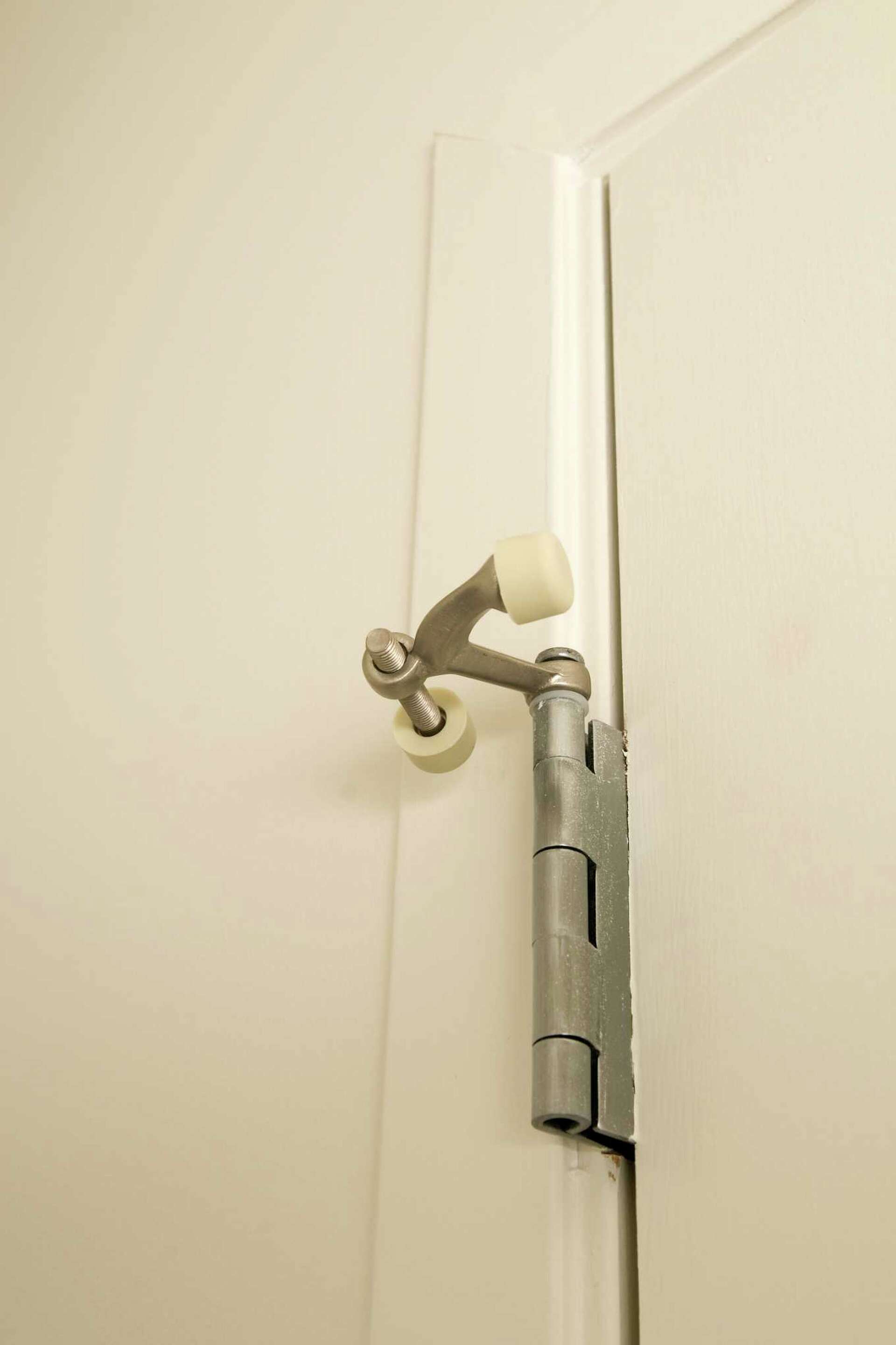 How to Make a Door Hinge Pocket