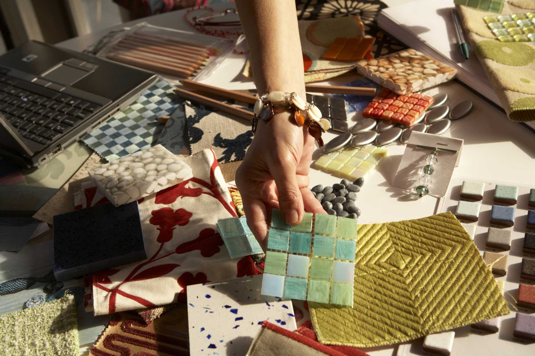 How to Simplify Interior Design With a Shopping List