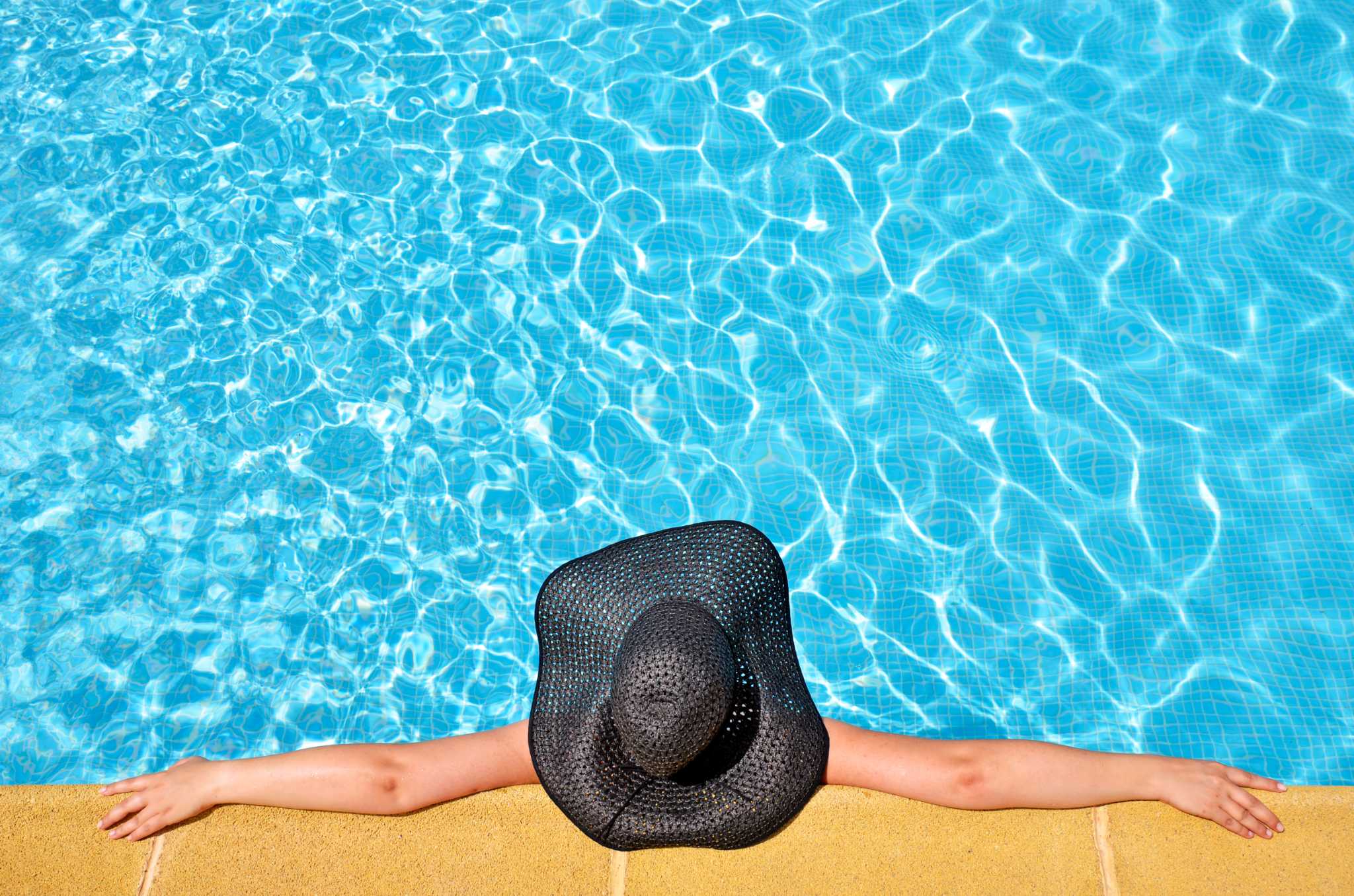 The Size & Depth of an Inground Lap Pool
