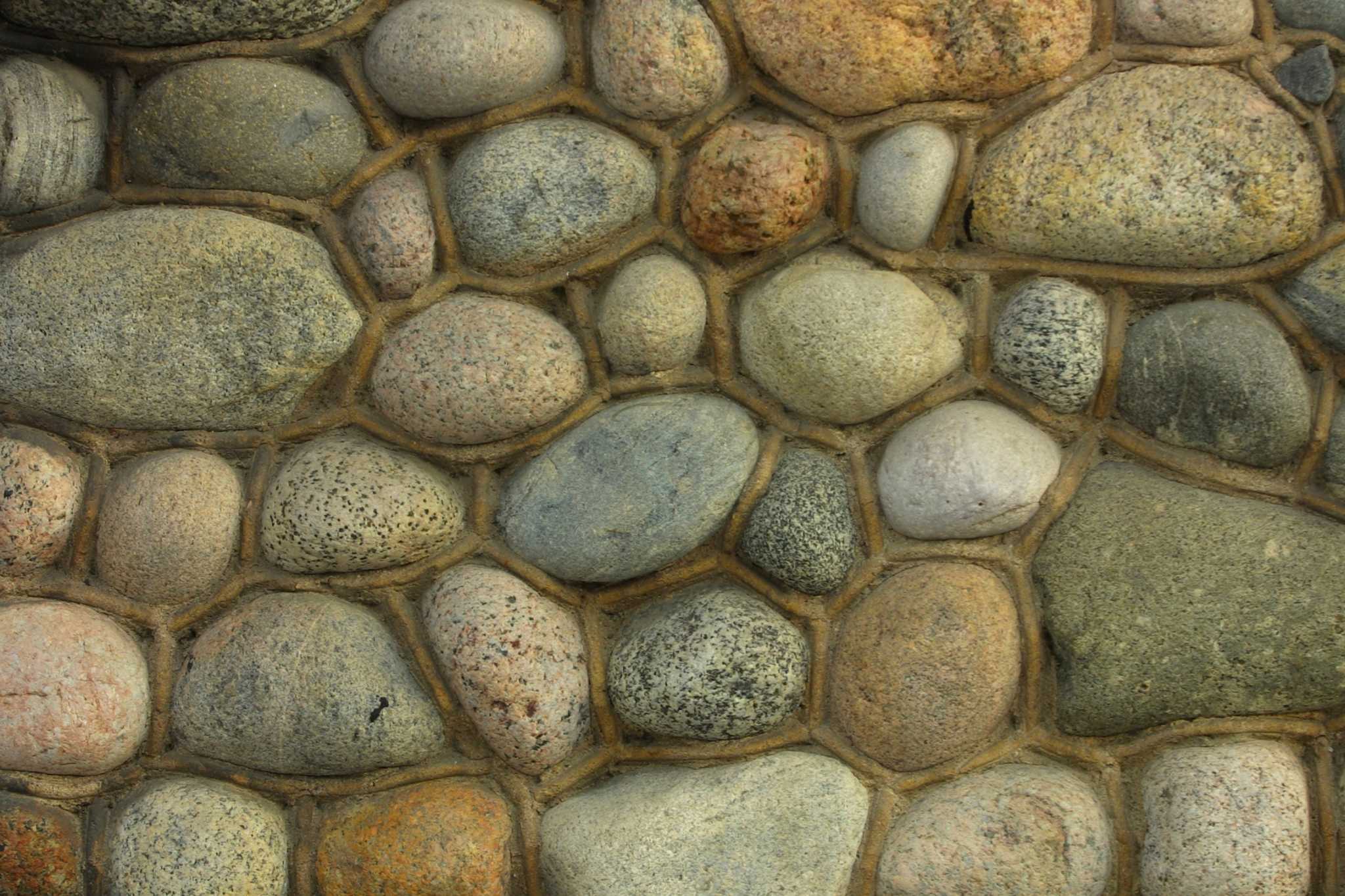 How to Make Pebble Mosaic Stepping Stones
