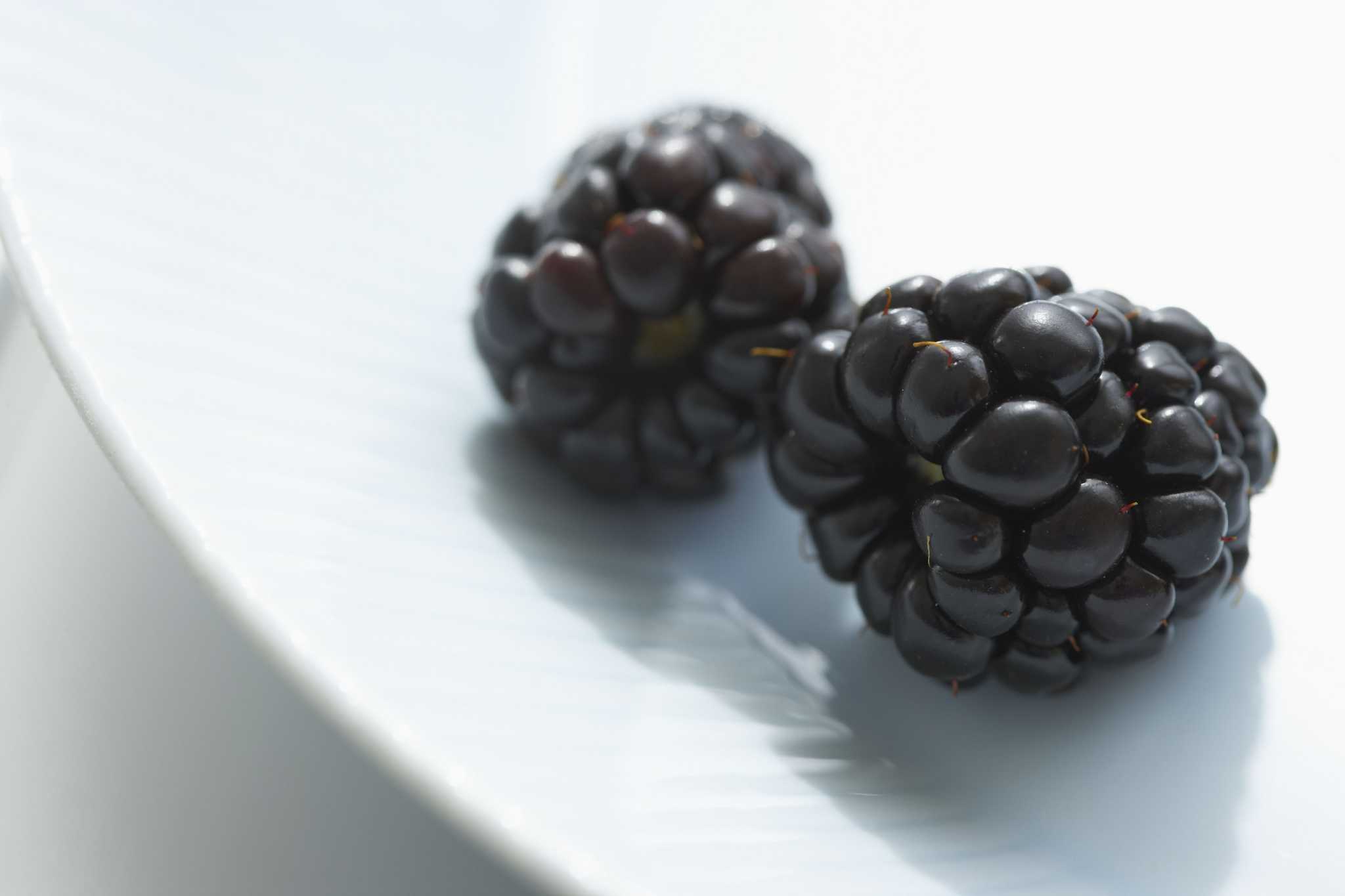 How to Make Recycled Ink From Fruits