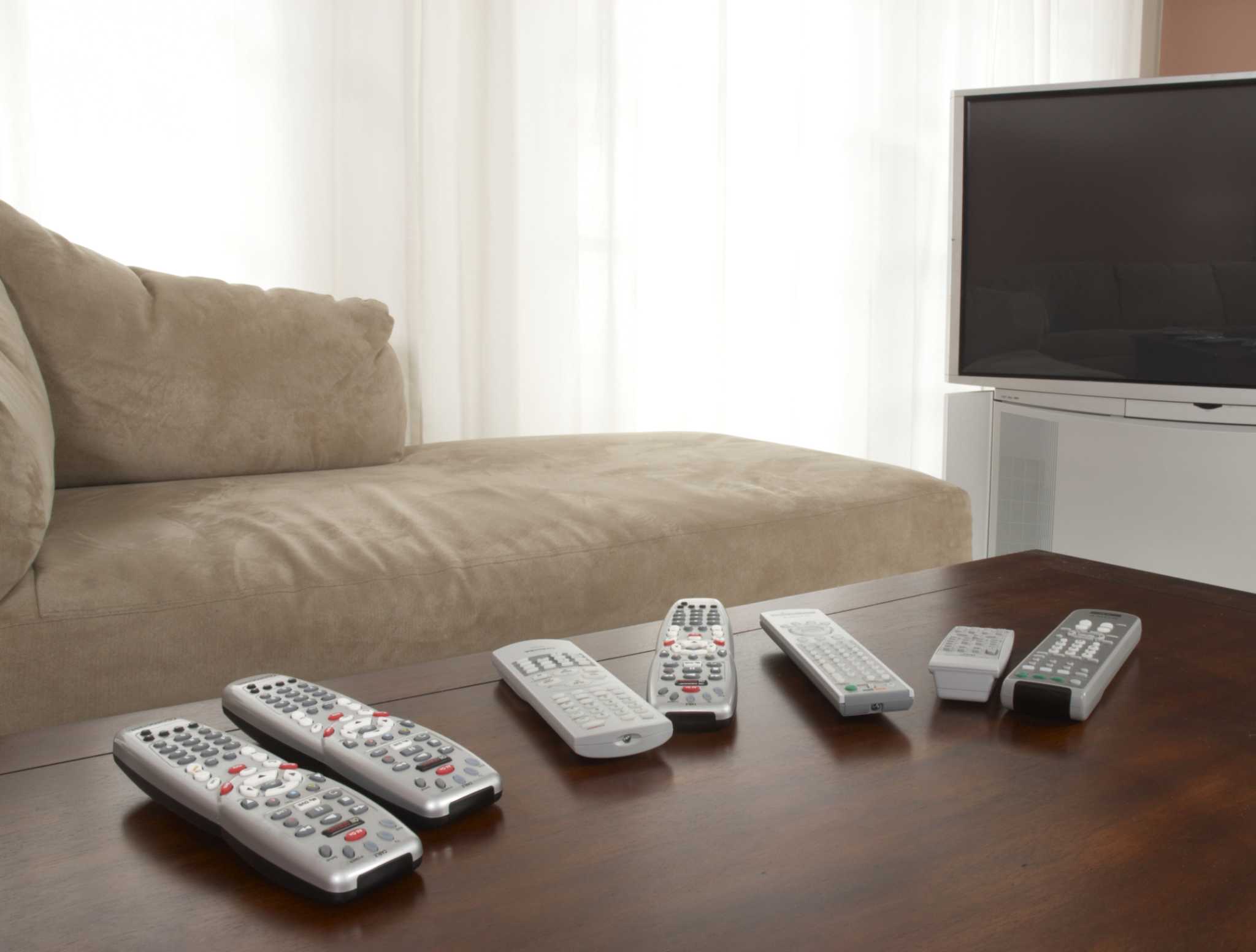 How to Make a Remote Holder for an Armchair