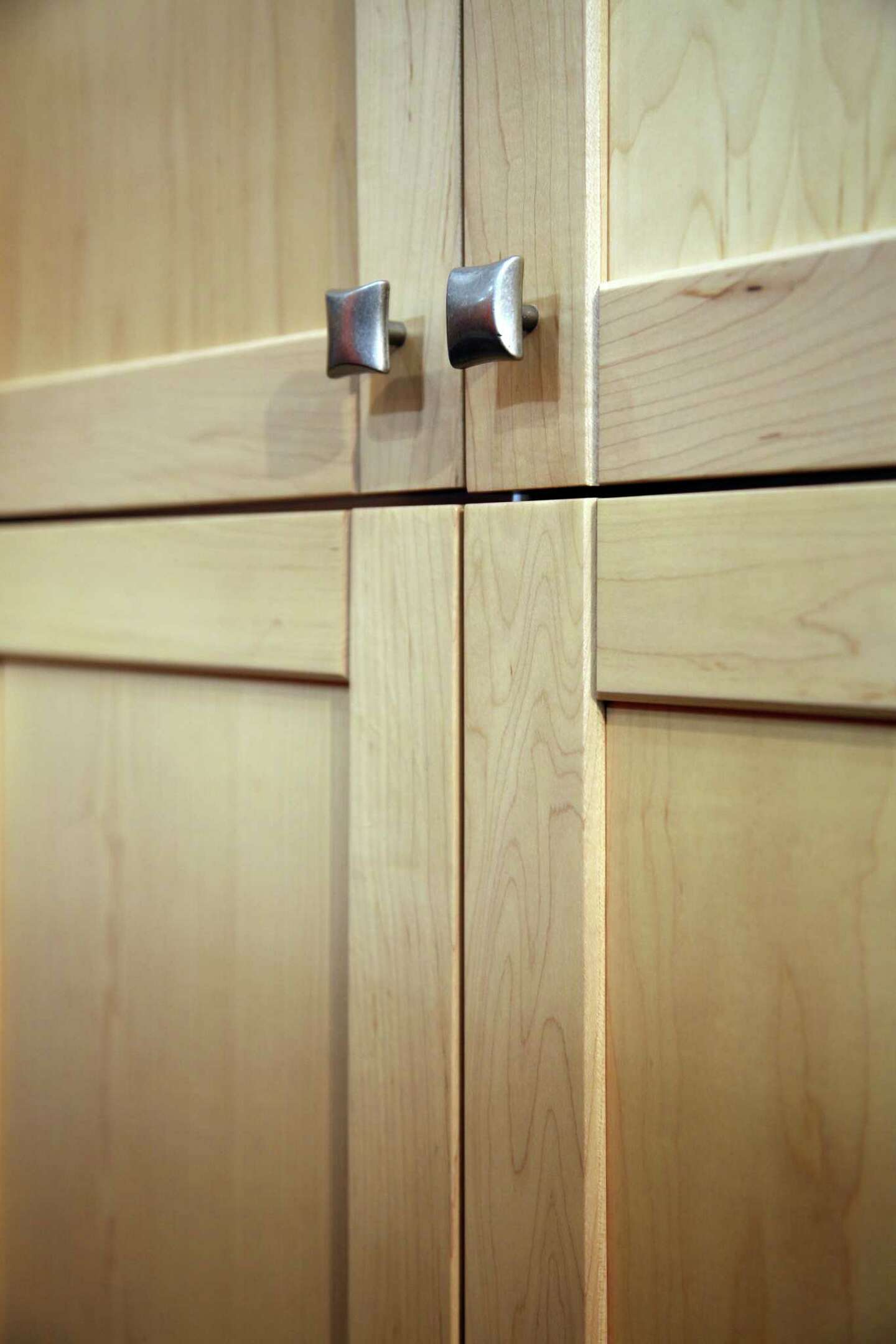 How to Make Shaker Cabinet Doors From Old Flat Fronts