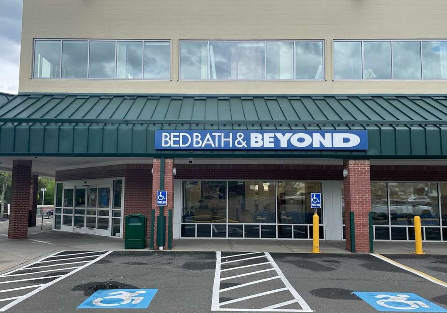 Bankrupt Bed Bath Beyond To Close Two Remaining Stores In Ct