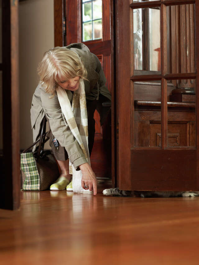 How to Make a Threshold With Two Different Heights of Hardwood Flooring