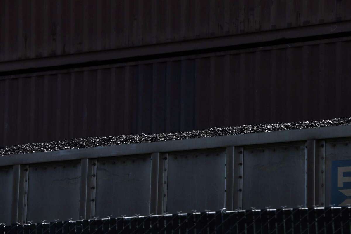 New study measures pollution from coal trains in Bay Area city