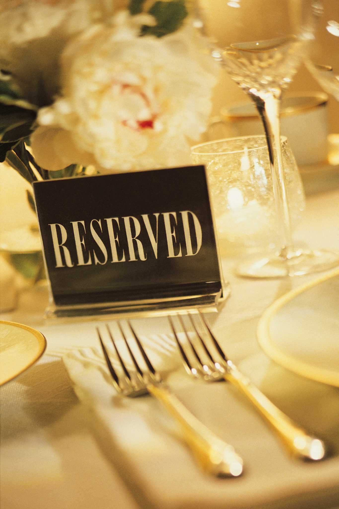 How to Steam a Tablecloth