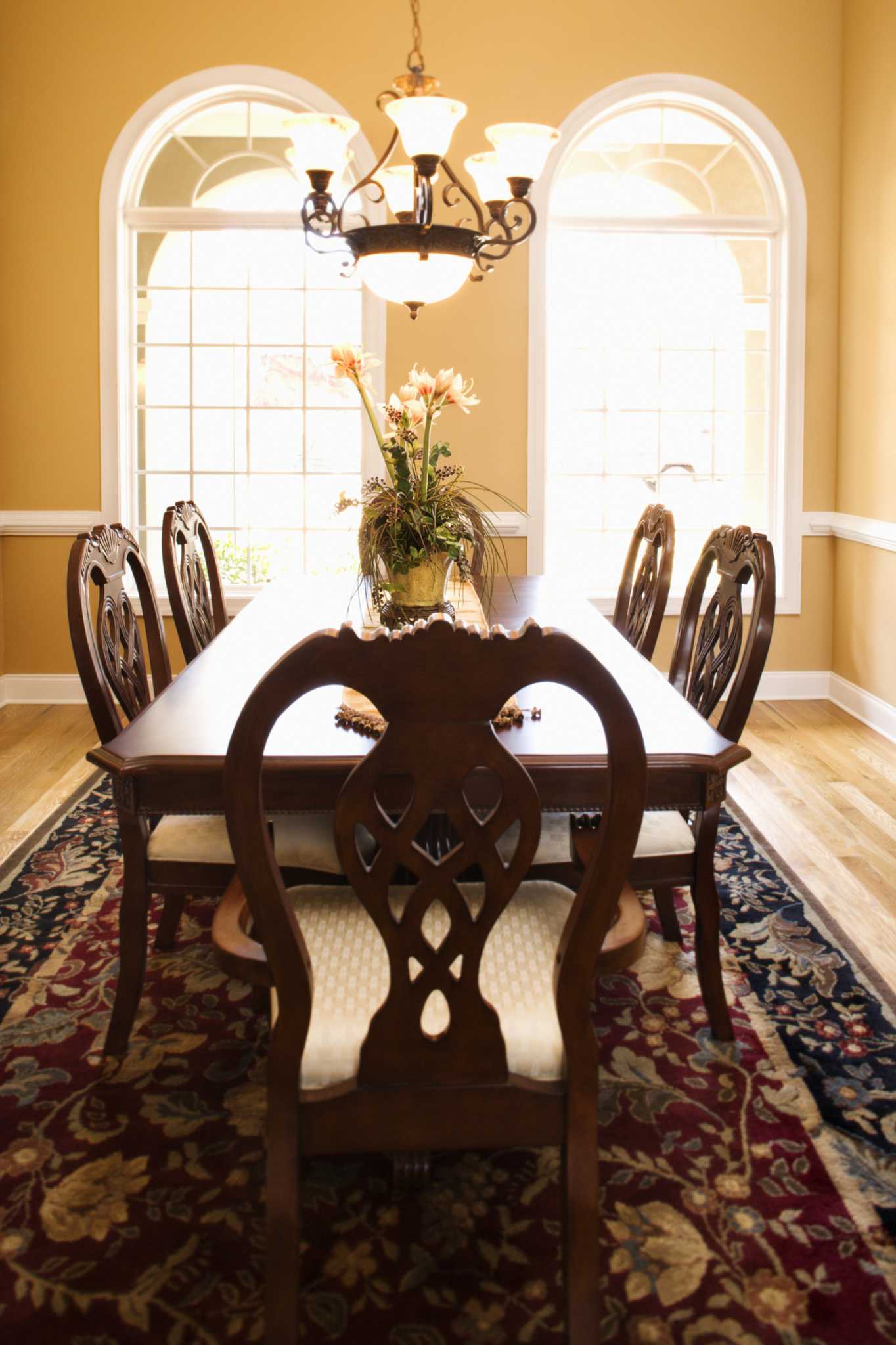 How to Measure a Room for a Chandelier