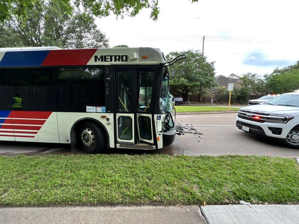 Eleven injured in crash between Metro buses in west Houston