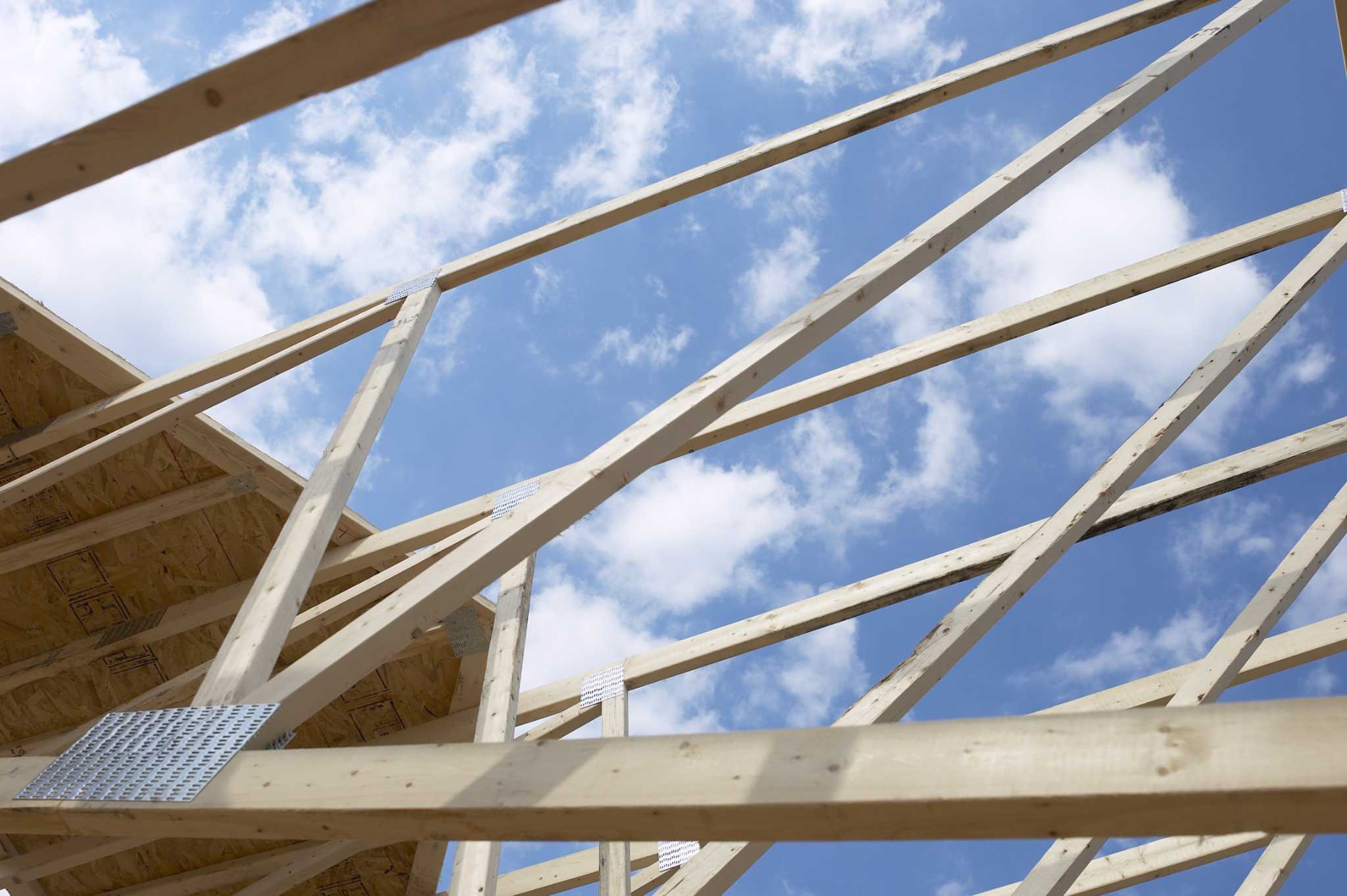 How to Stop Roof Trusses From Moving
