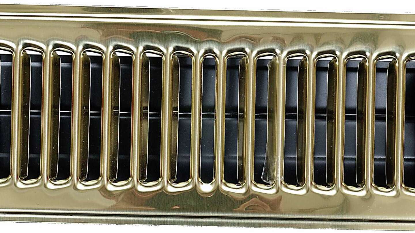 How to Open & Close Ceiling Air Vents