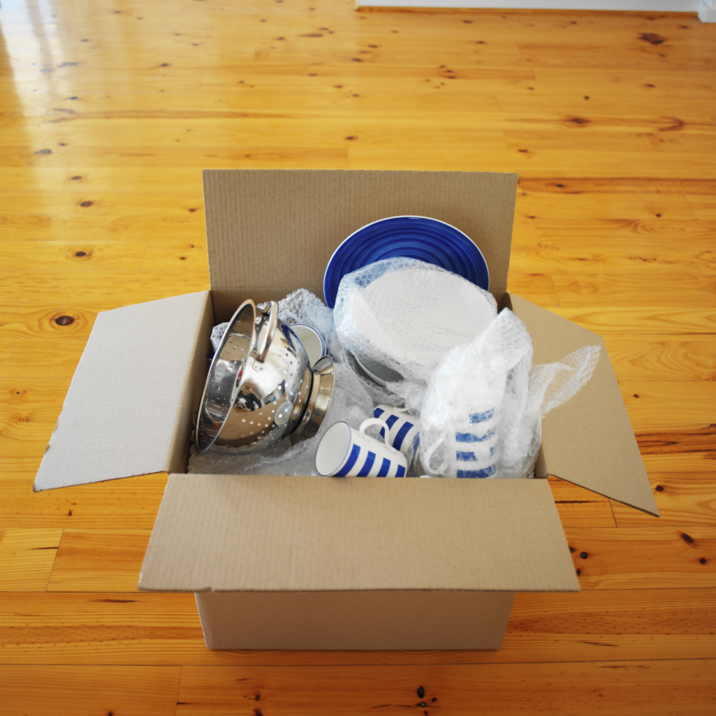 How to Pack Fragile Items & Chinaware When Packing Dishes