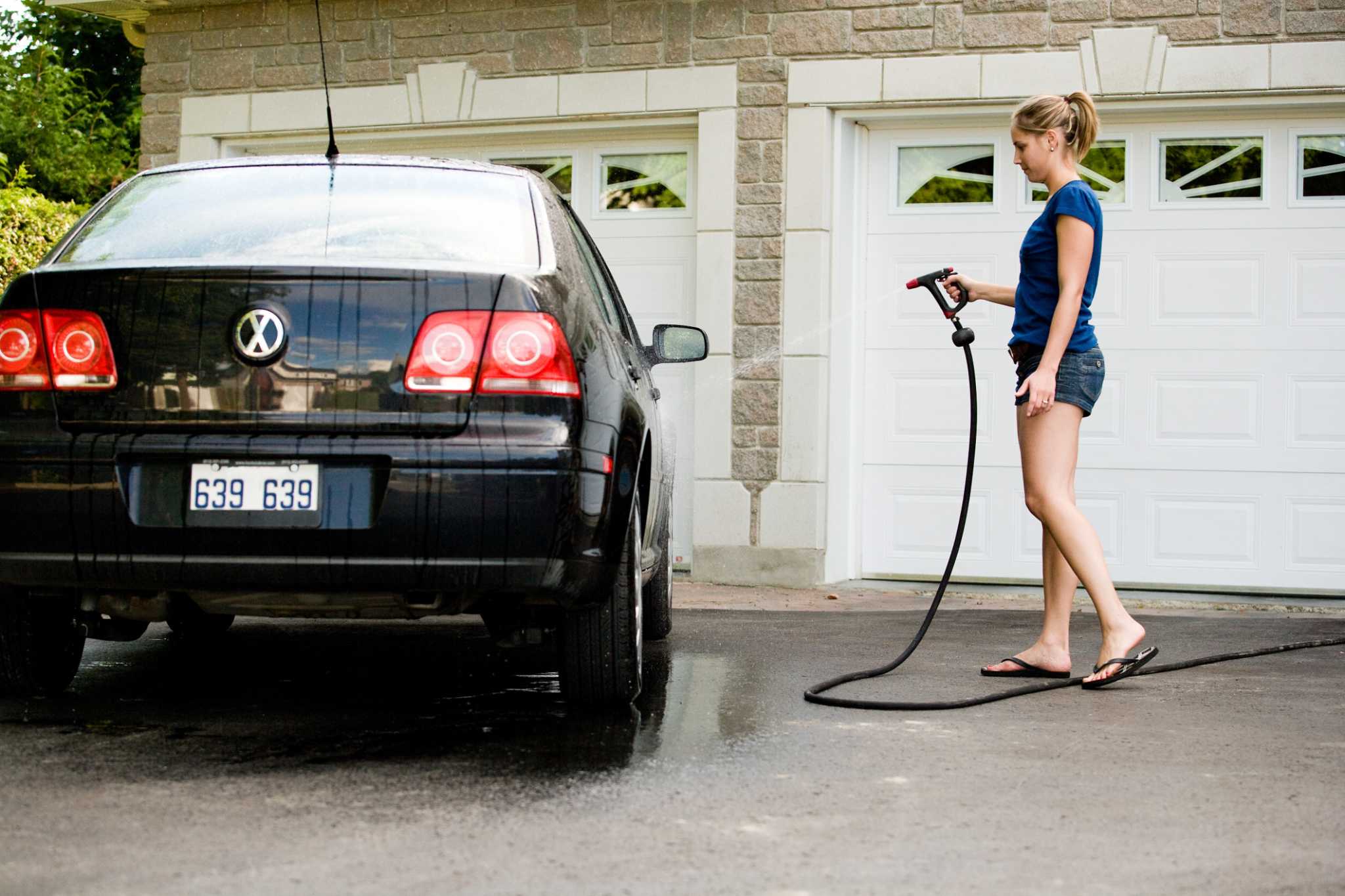 How to Topcoat a Driveway