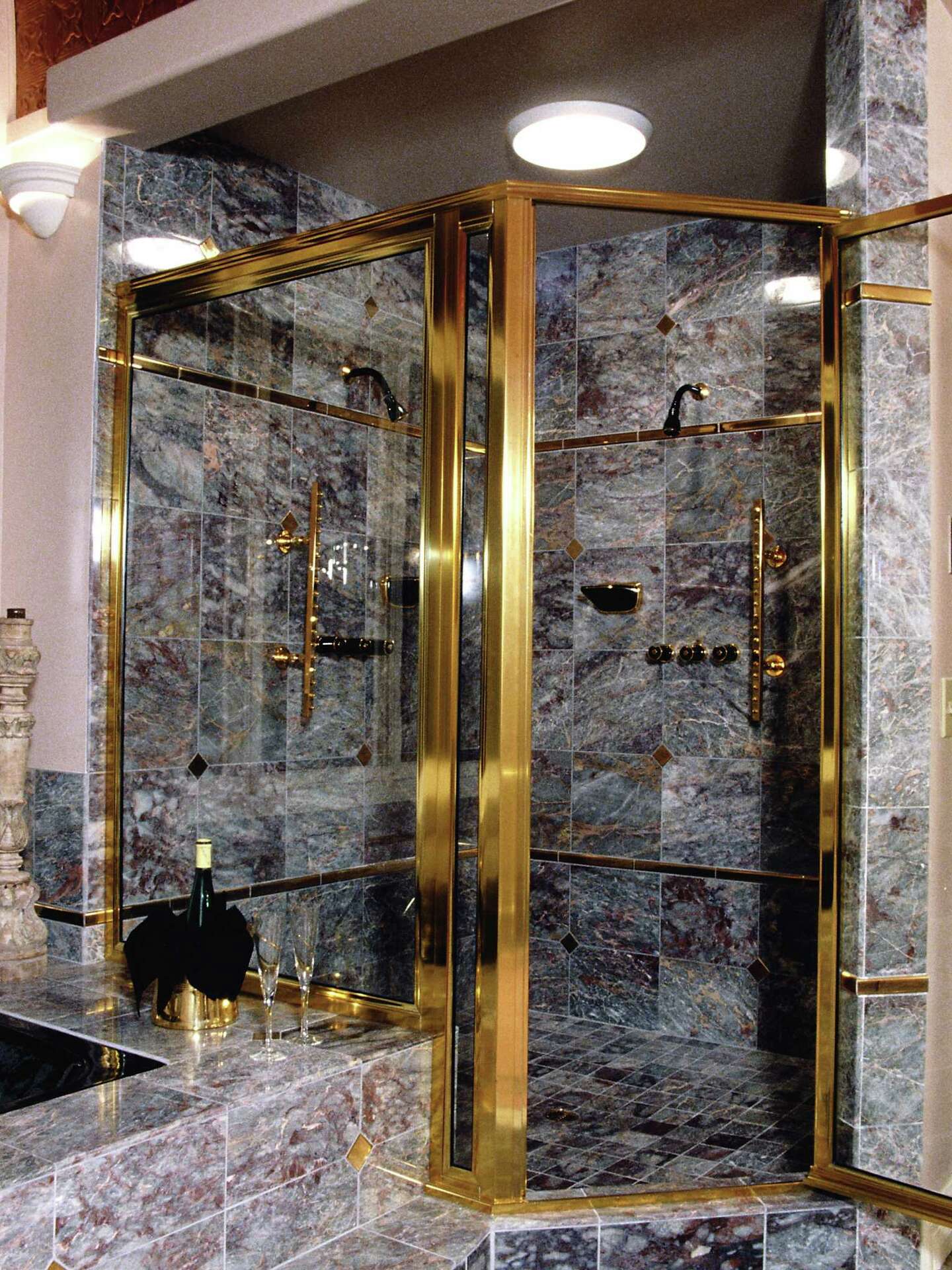 How to Paint a Metal Shower Enclosure