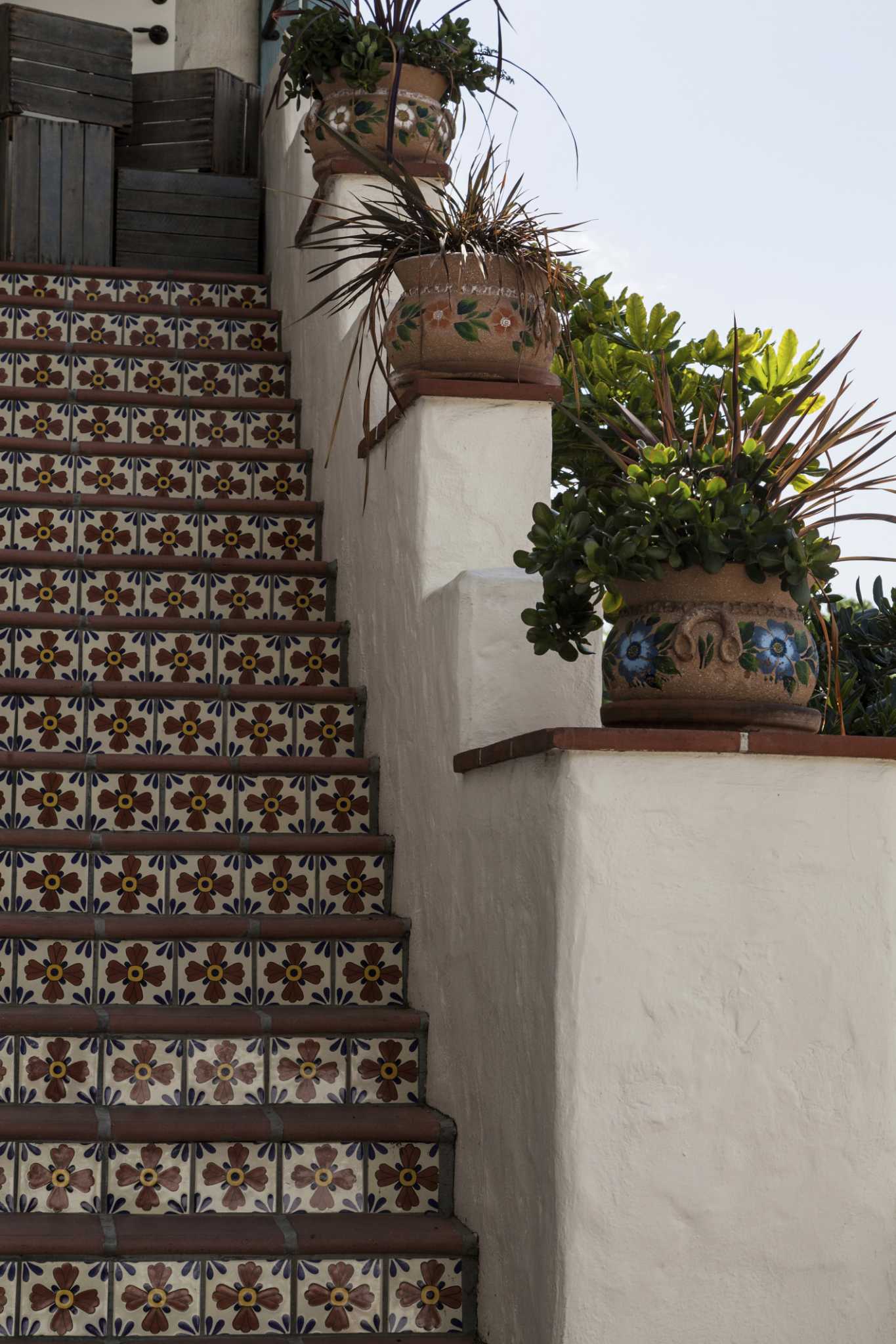 How to Paint Spanish Revival Interior Walls