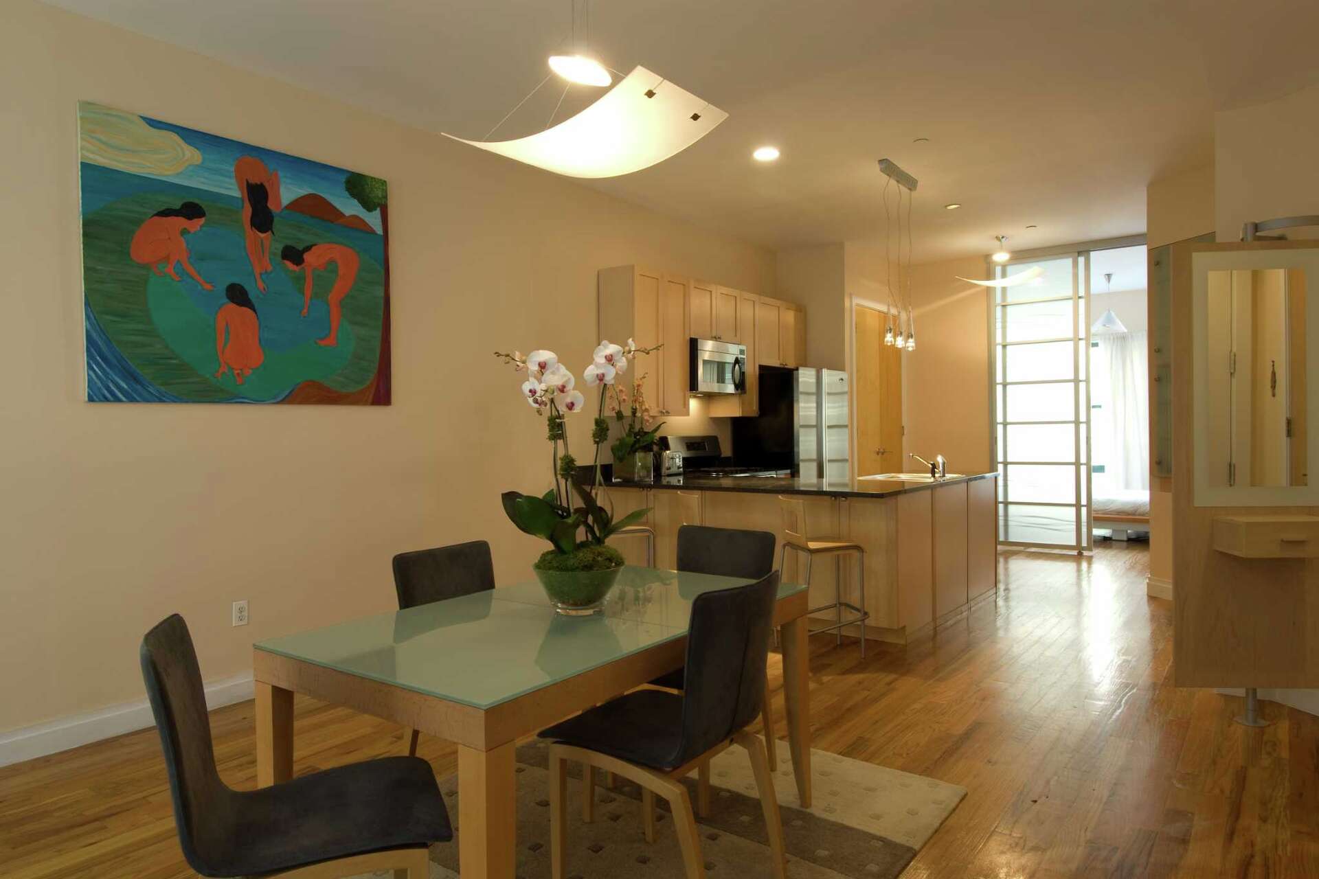 How to Paint a Varnished Table