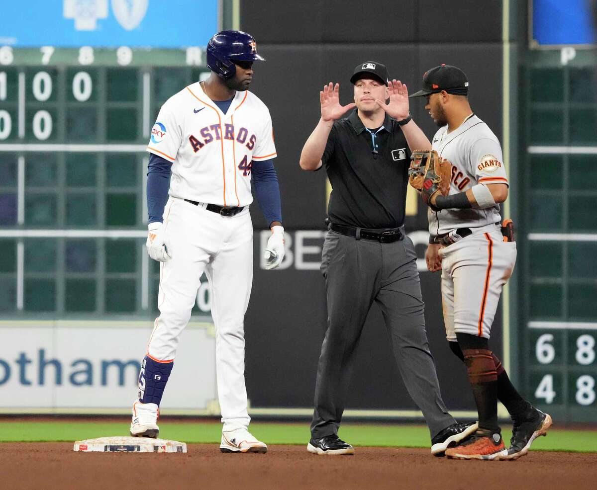 Houston Astros: Offense struggles to get hits in loss to Giants