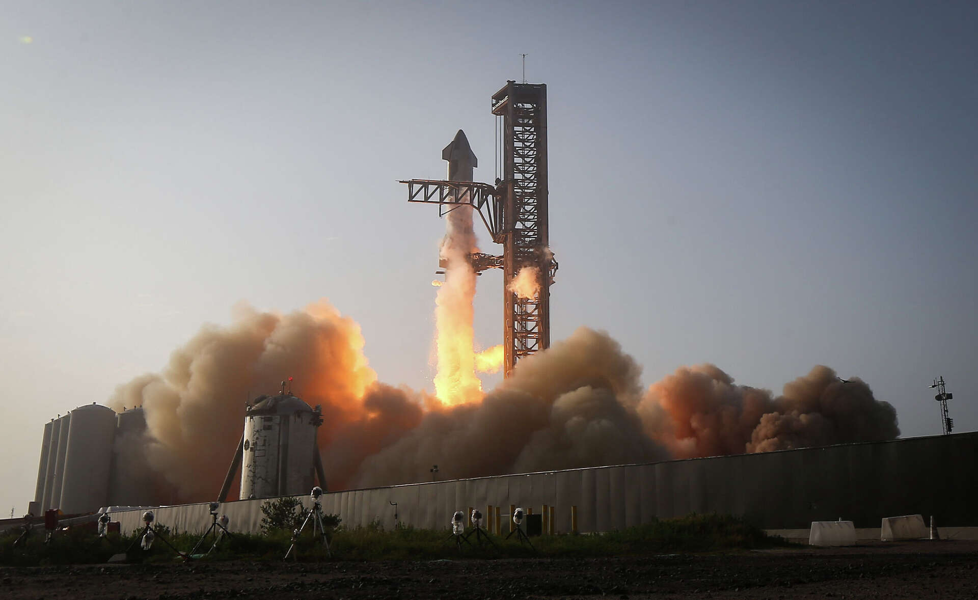 SpaceX Starship launch dumped sand across South Texas, researchers say